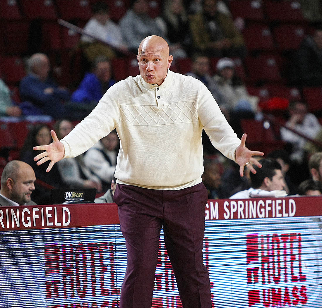 UMass Men's Basketball vs Dayton 1/8/25 - masslive.com