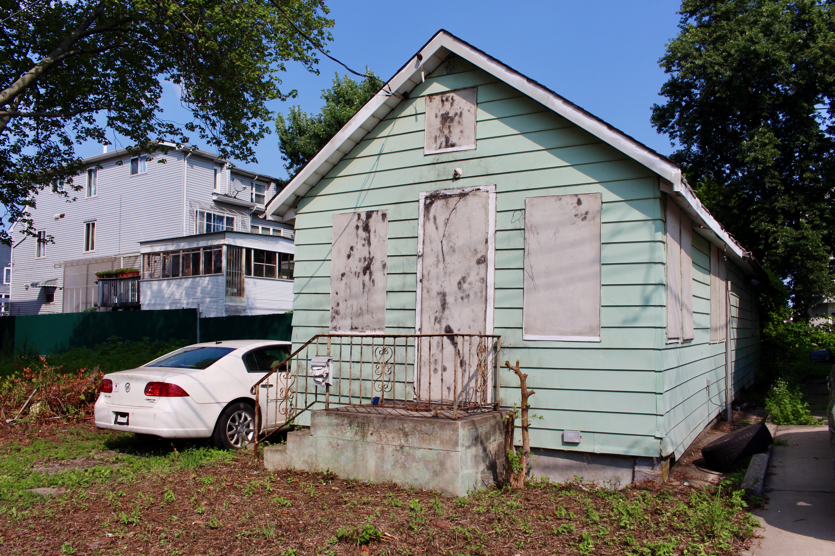 Deteriorating home in Midland Beach - silive.com