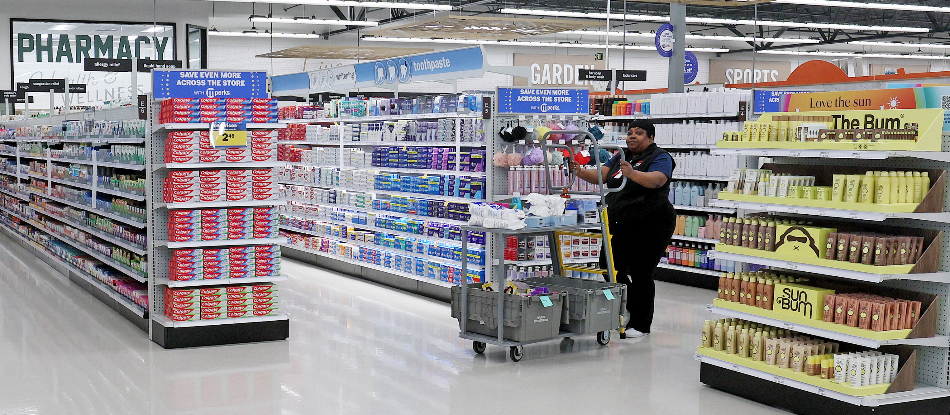 A tour through Meijers new supercenter store in Richmond Heights that ...