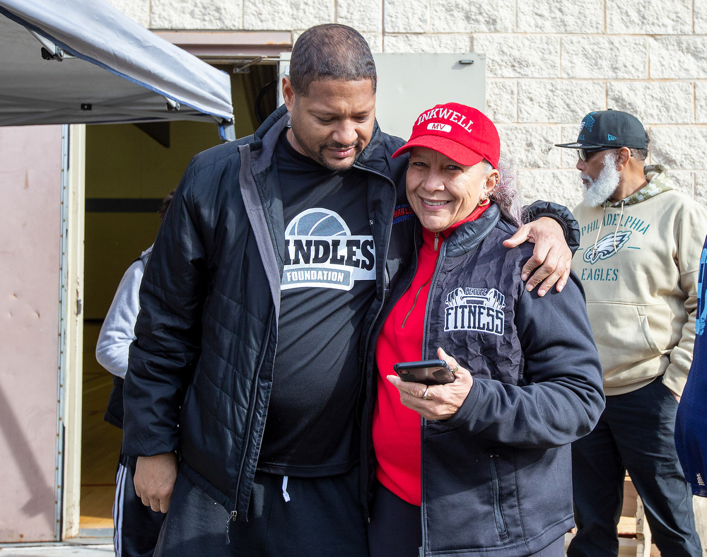 Handles Foundation annual turkey giveaway in Harrisburg - pennlive.com