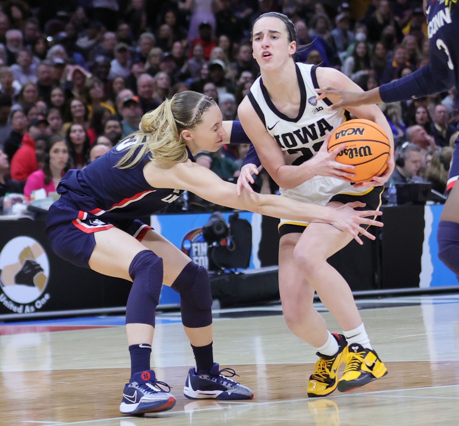 Iowa vs. UConn in Women's Final Four semifinal game, April 5, 2024 ...