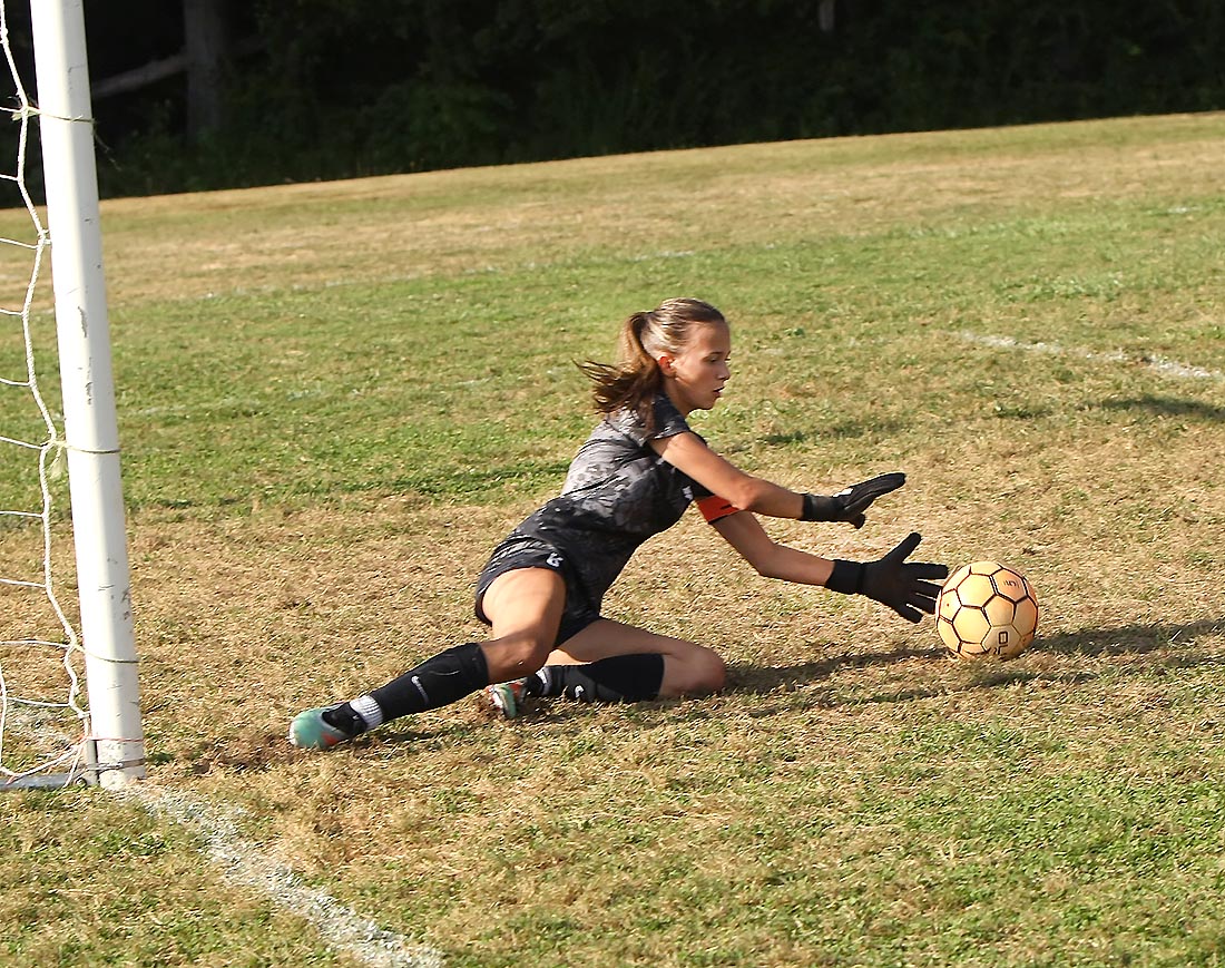 Frontier vs Amherst girls Soccer 9/4/25 - masslive.com