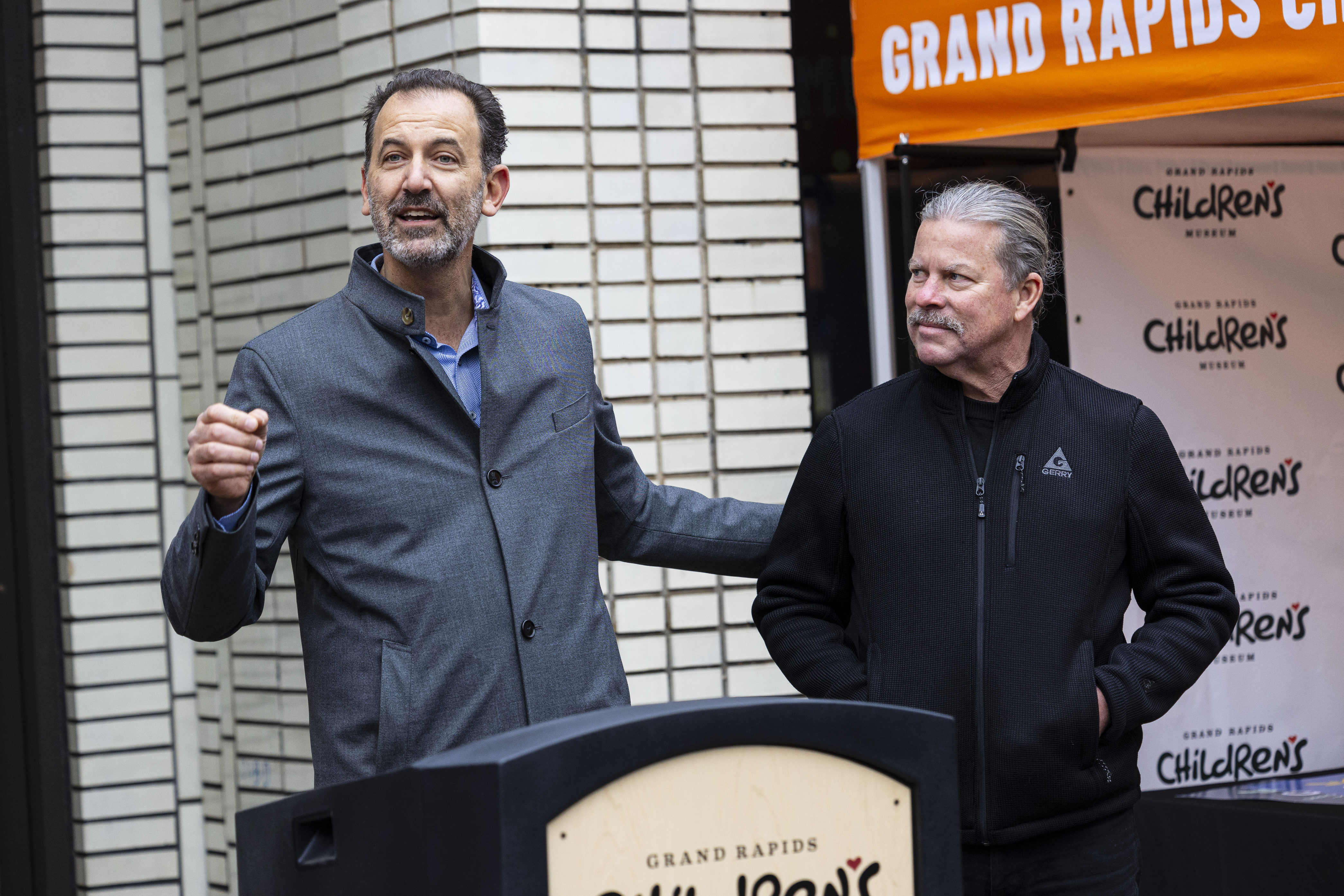 Grand Rapids launches 25 bronze dragonflies for citywide scavenger hunt ...