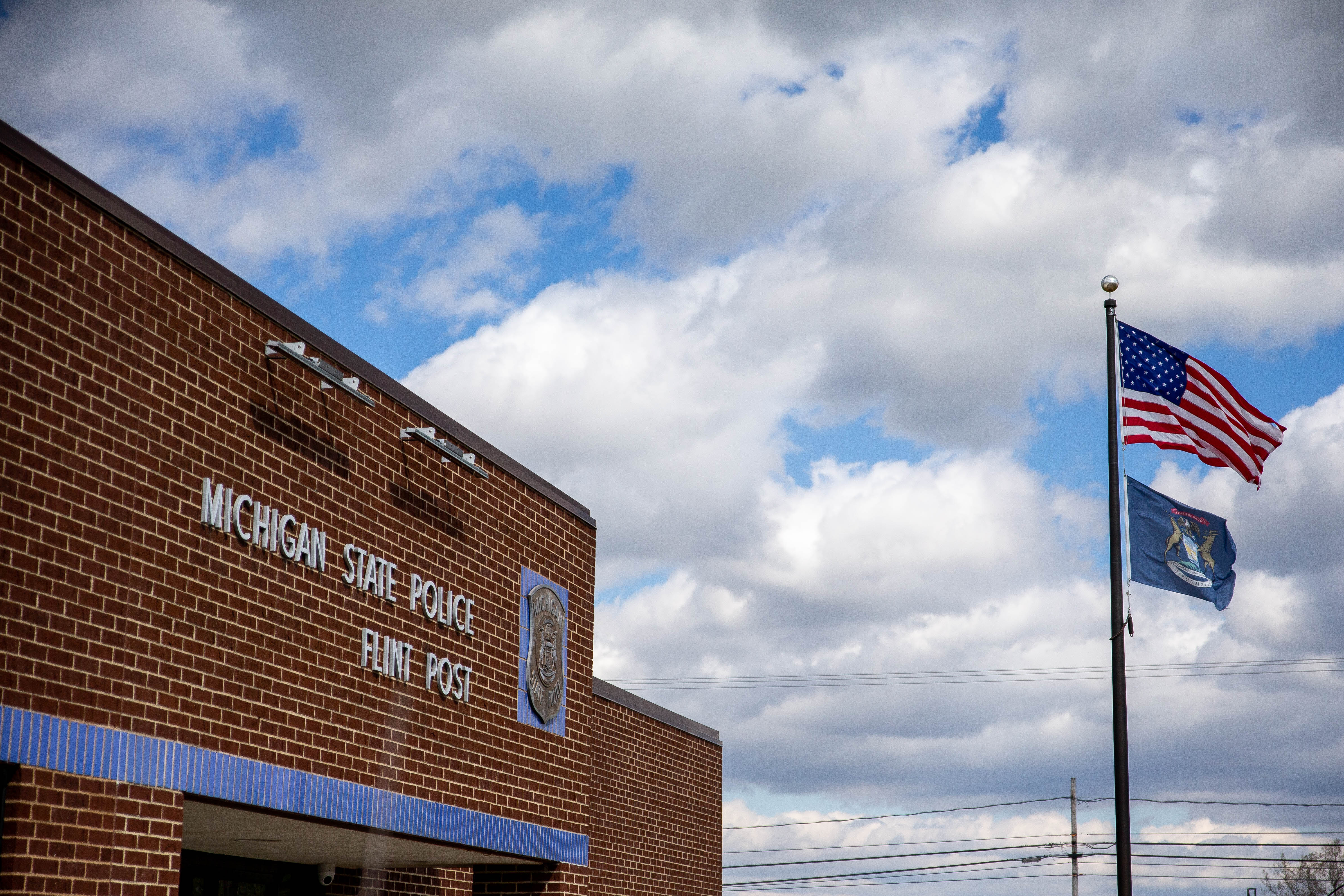 Genesee County 9-1-1 dispatch works to connect callers with emergency ...