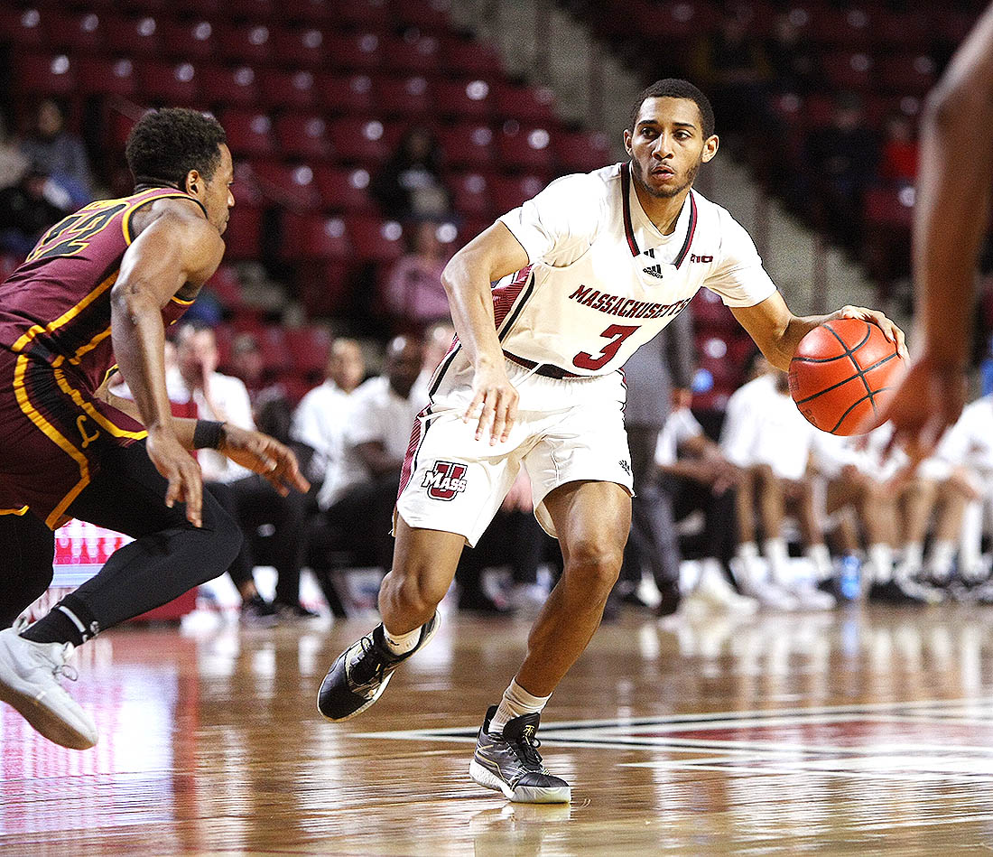 UMass Men's Basketball vs Loyola Chicago 2/14/23 - masslive.com