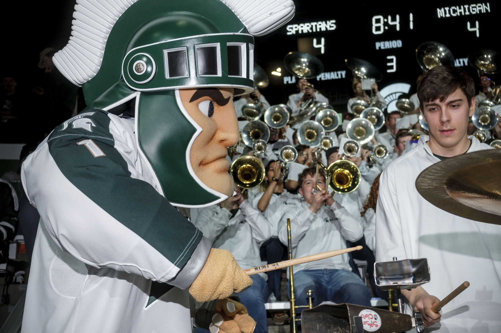 Michigan and Michigan State ice hockey face off for Big Ten ...