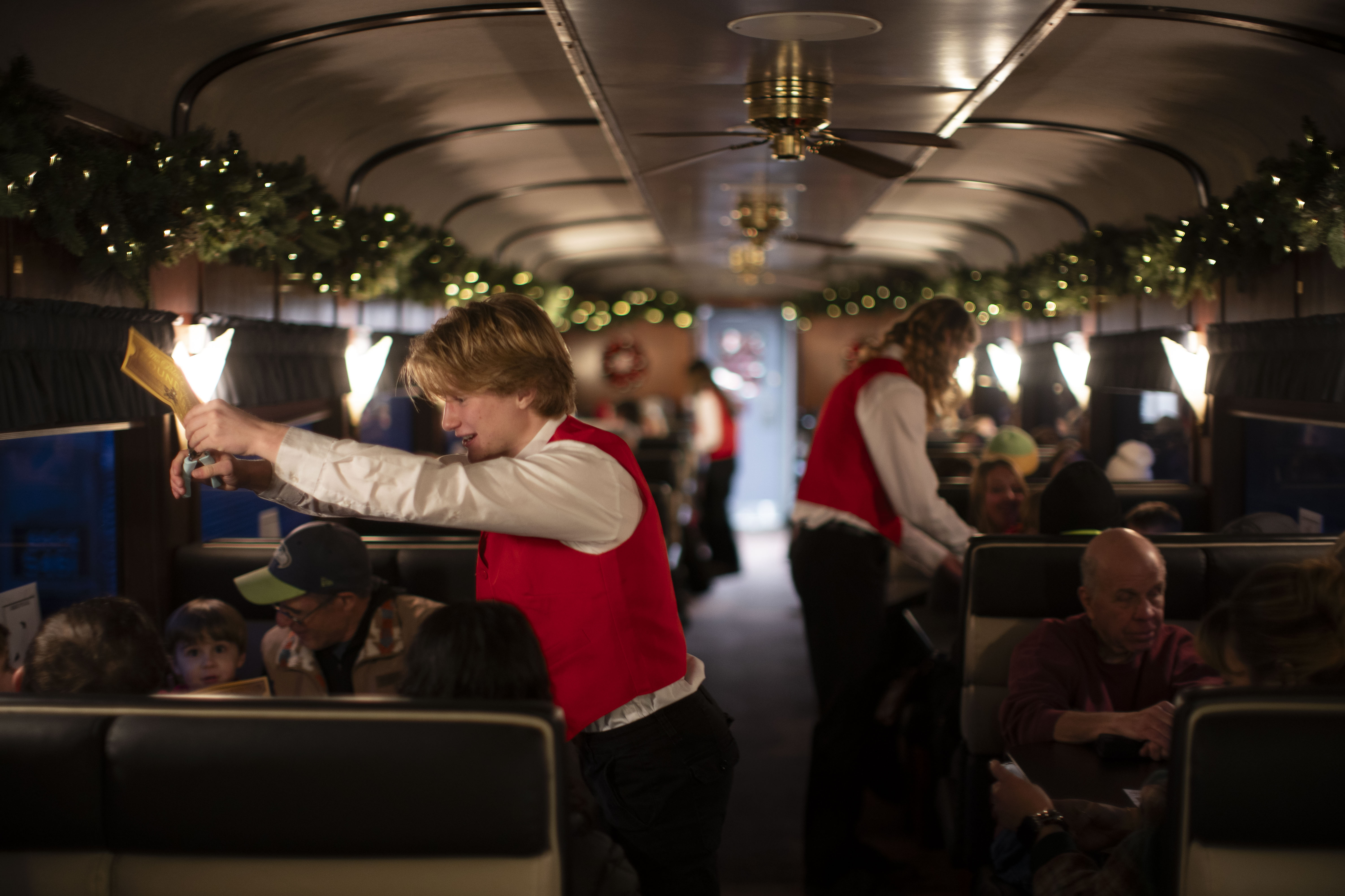 Hood River Railroad Polar Express - oregonlive.com