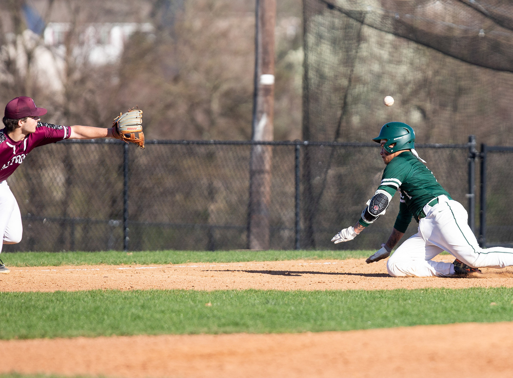 Central Dauphin defeats Altoona 5-4 in high school baseball - pennlive.com