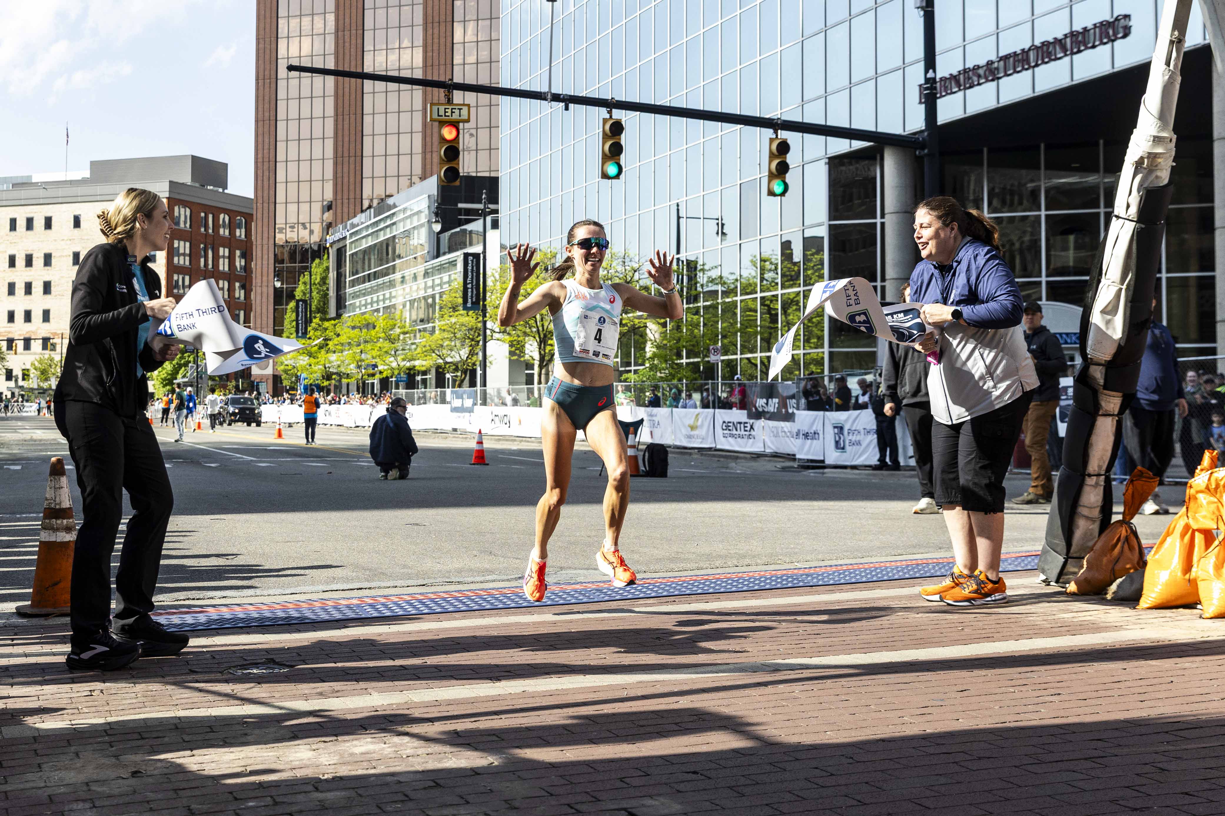 Amway River Bank Run 2025 - mlive.com