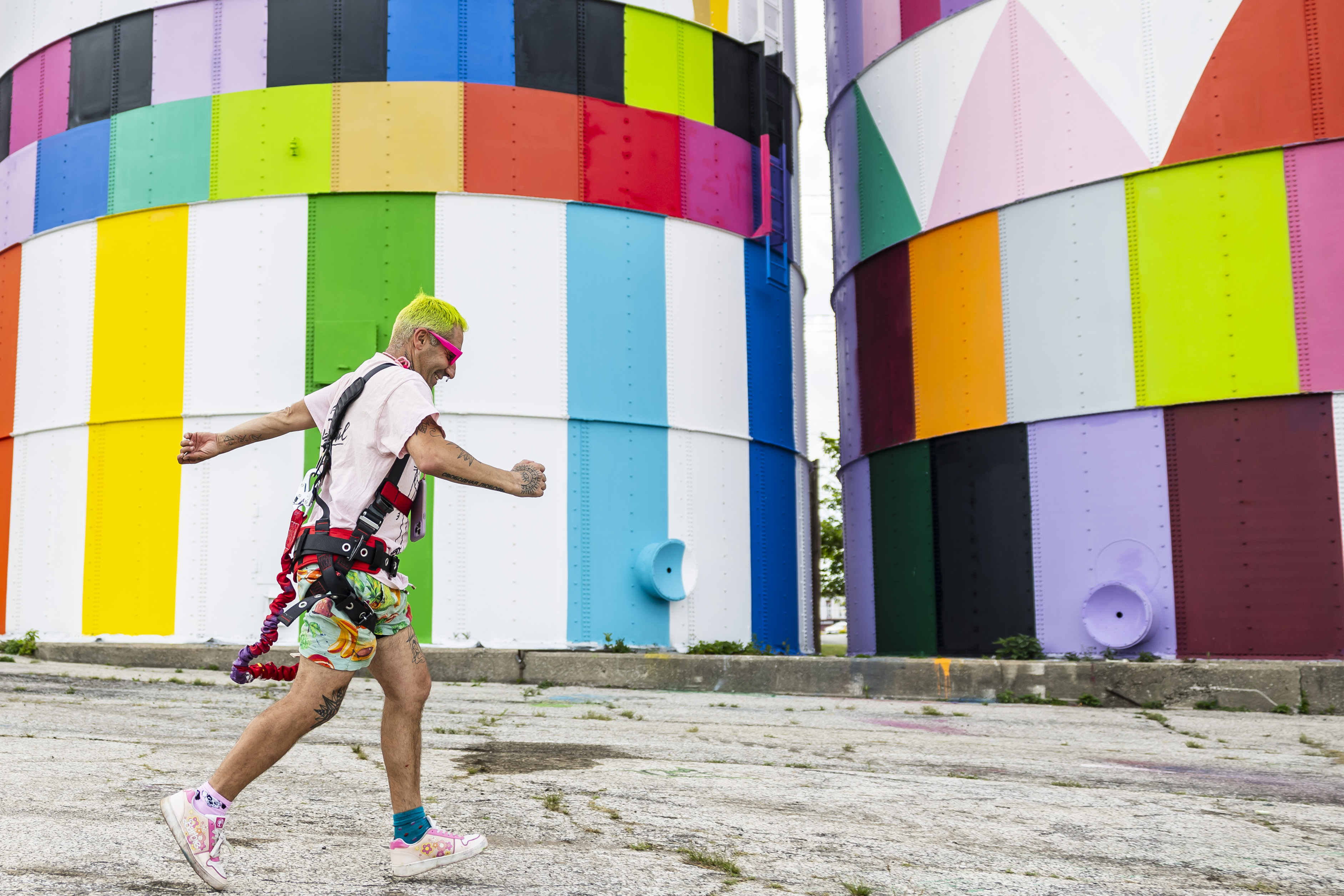 Shine Bright Saginaw Mural Project receives Madrid creator’s signature ...