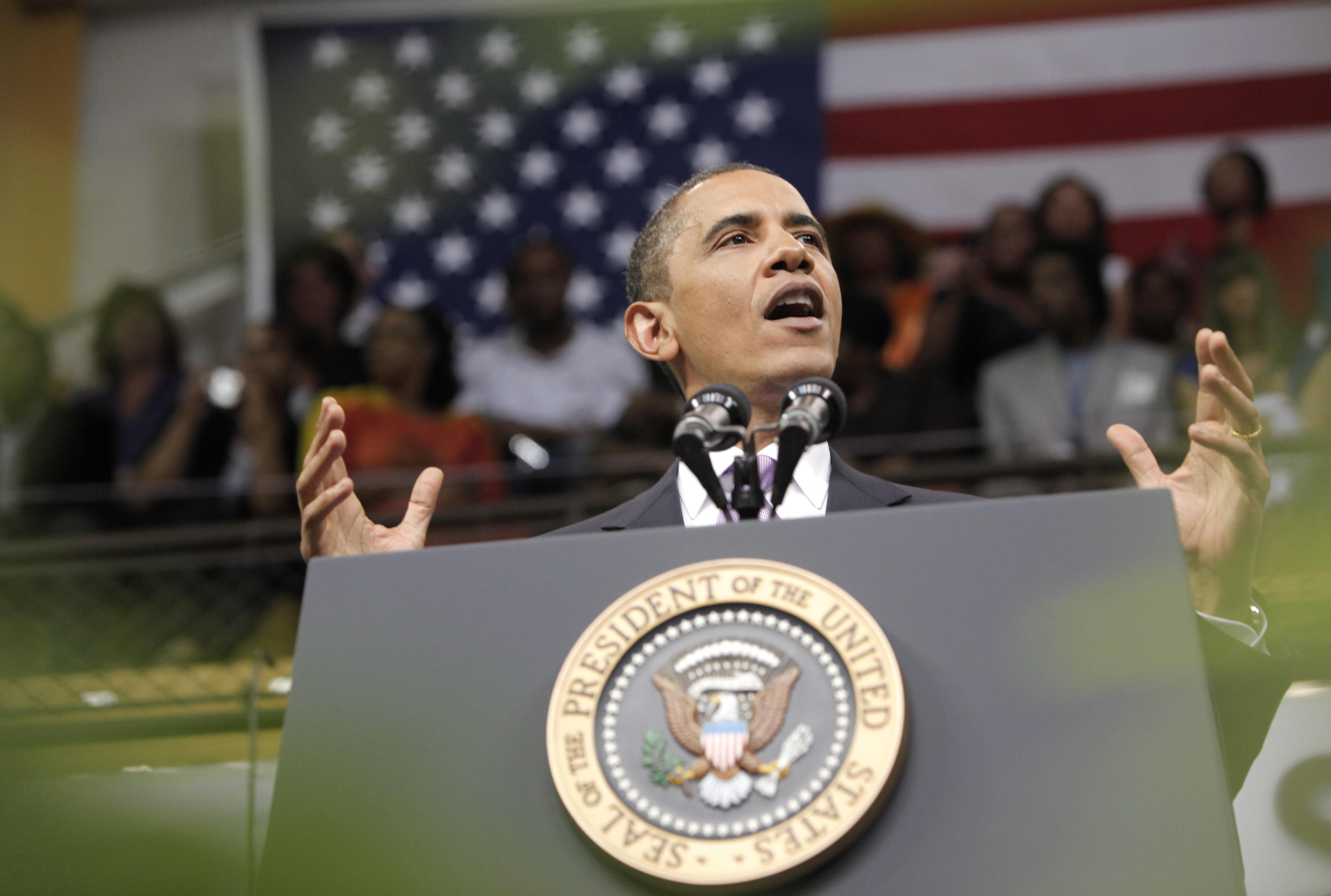 President Obama delivers commencement speech at Kalamazoo Central's ...