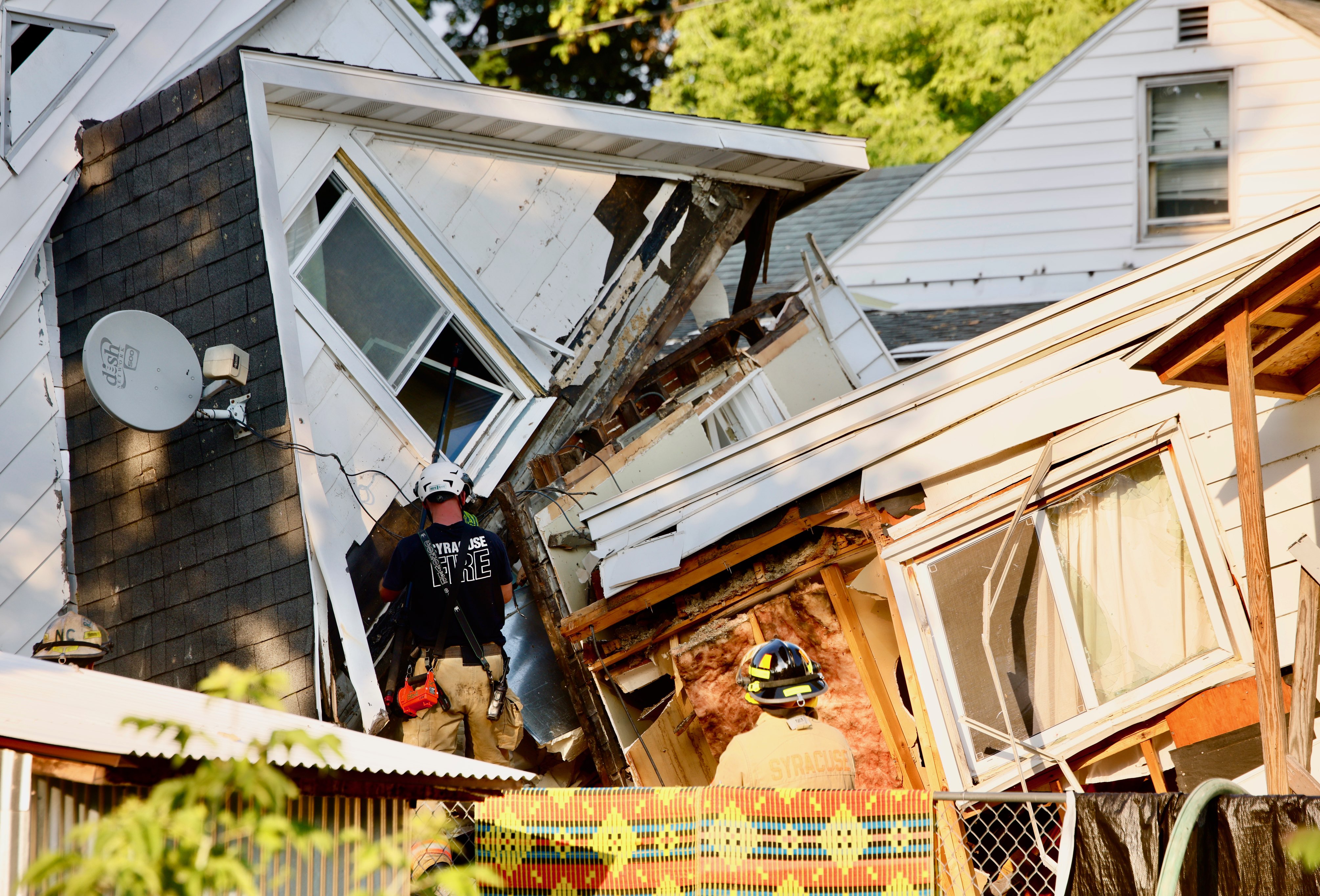 House destroyed in Syracuse, 12 people hurt - syracuse.com