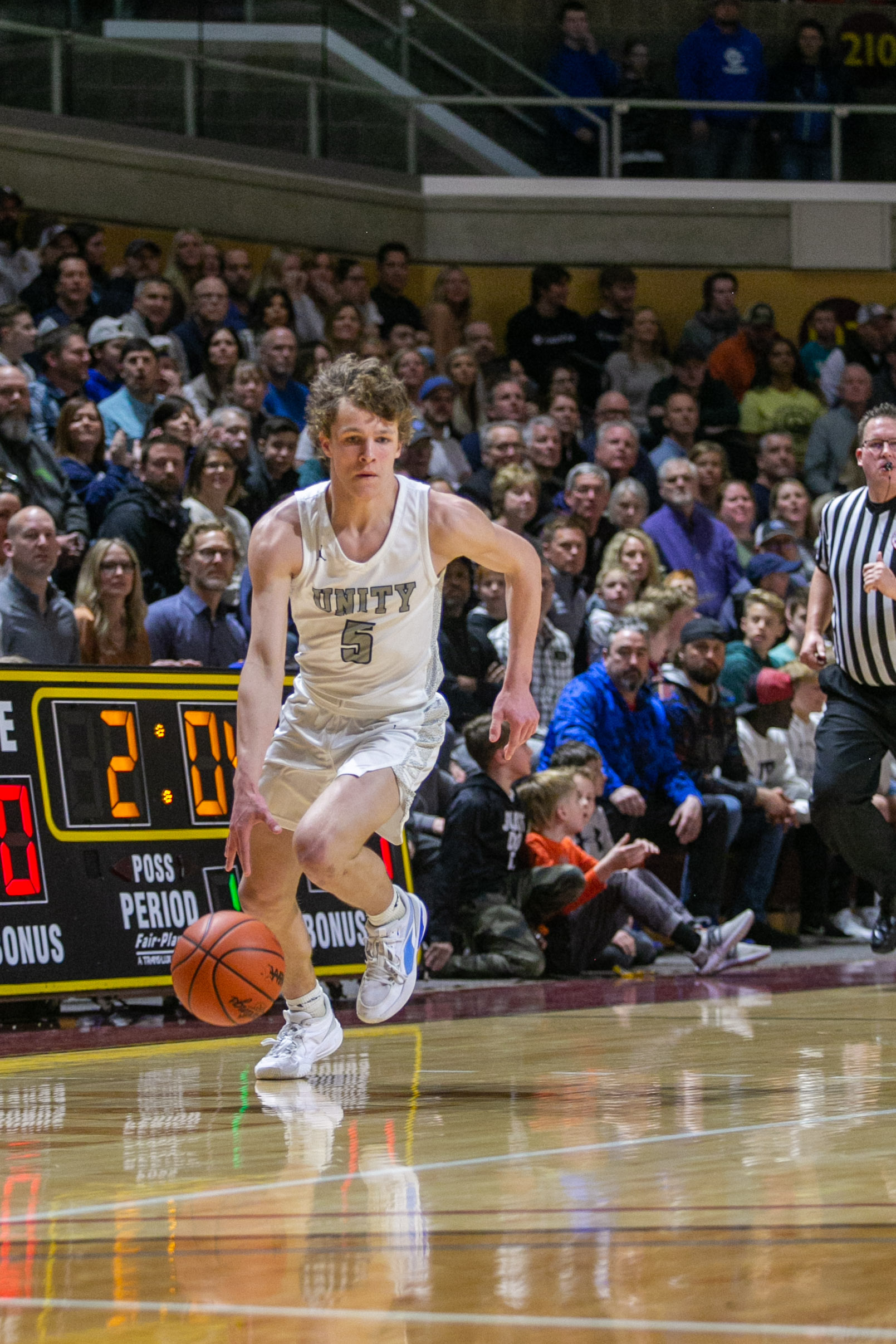 Catholic Central knocks out Unity Christian 68-48 to win Division 2 ...