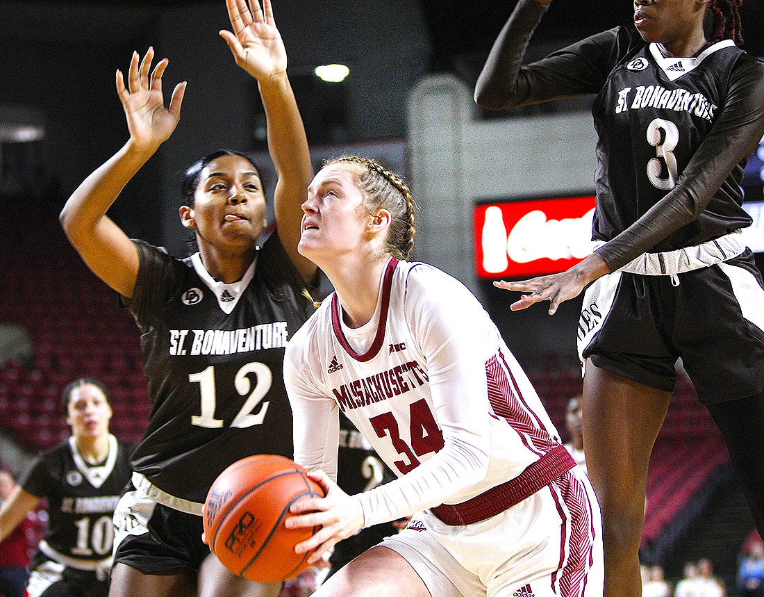 UMass Women's Basketball vs Saint Bonaventure 12/31/22 - masslive.com