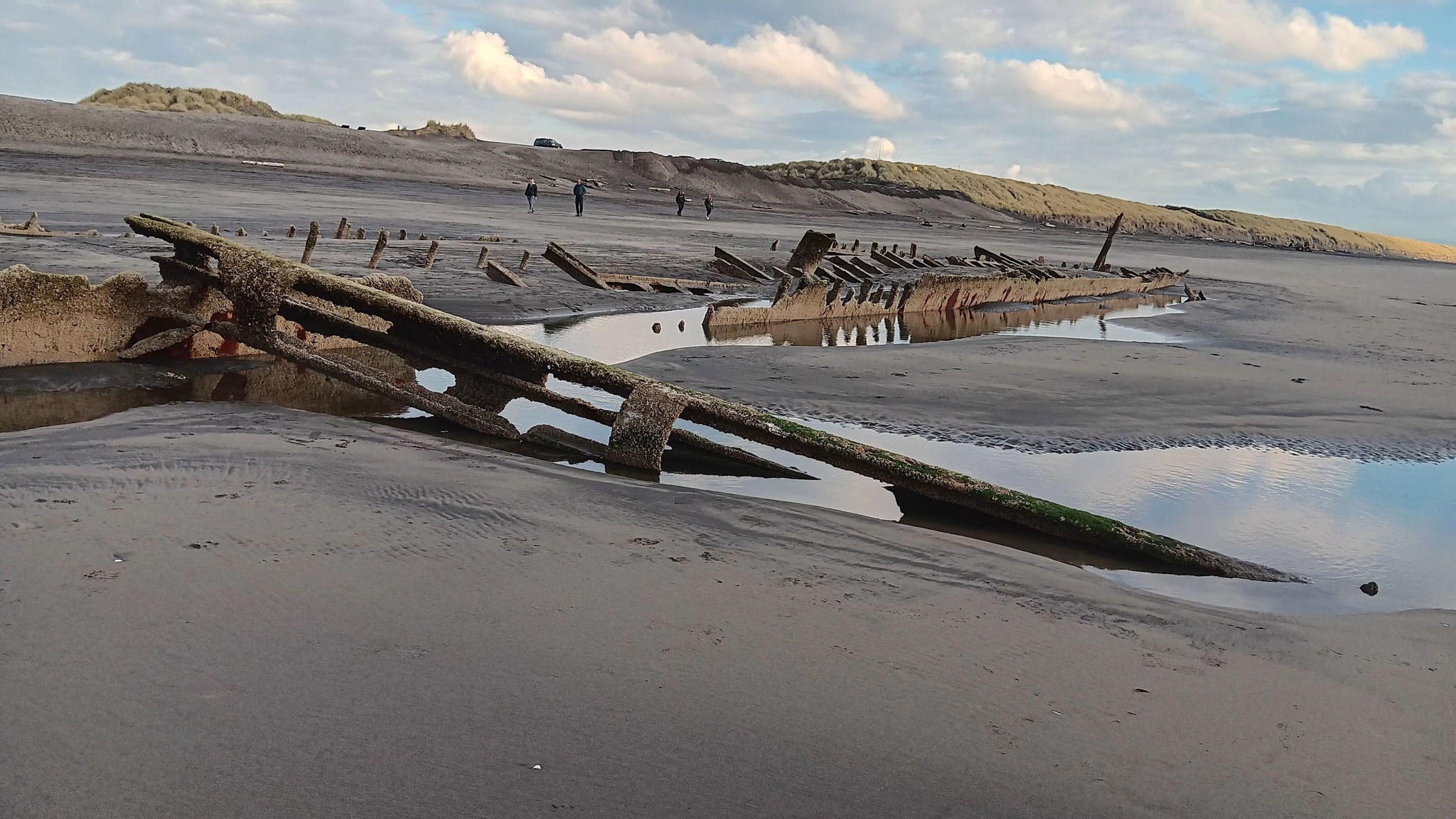 Peter Iredale shipwreck exposed October 2023 - oregonlive.com