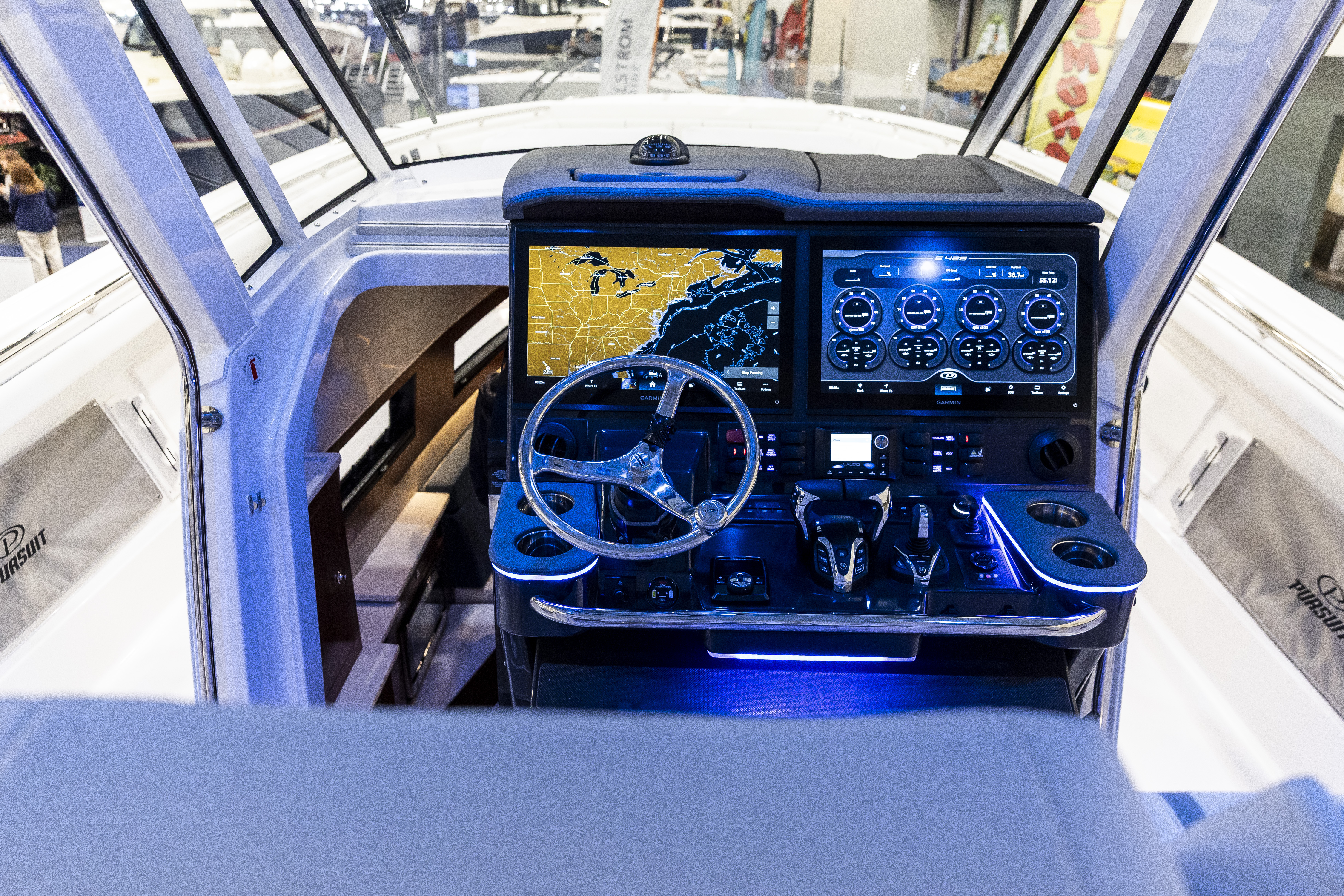 $1.8M luxury yacht earns ‘Queen of the Show’ at 2026 Grand Rapids Boat ...