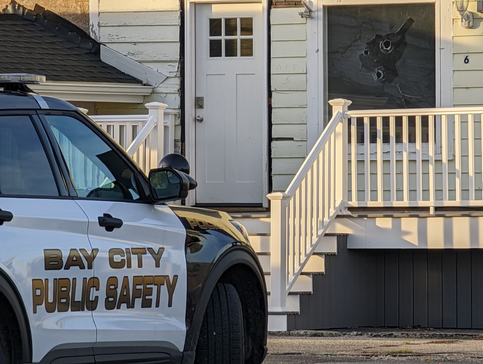 Eviction notice sparks police standoff in Bay City’s South End - mlive.com
