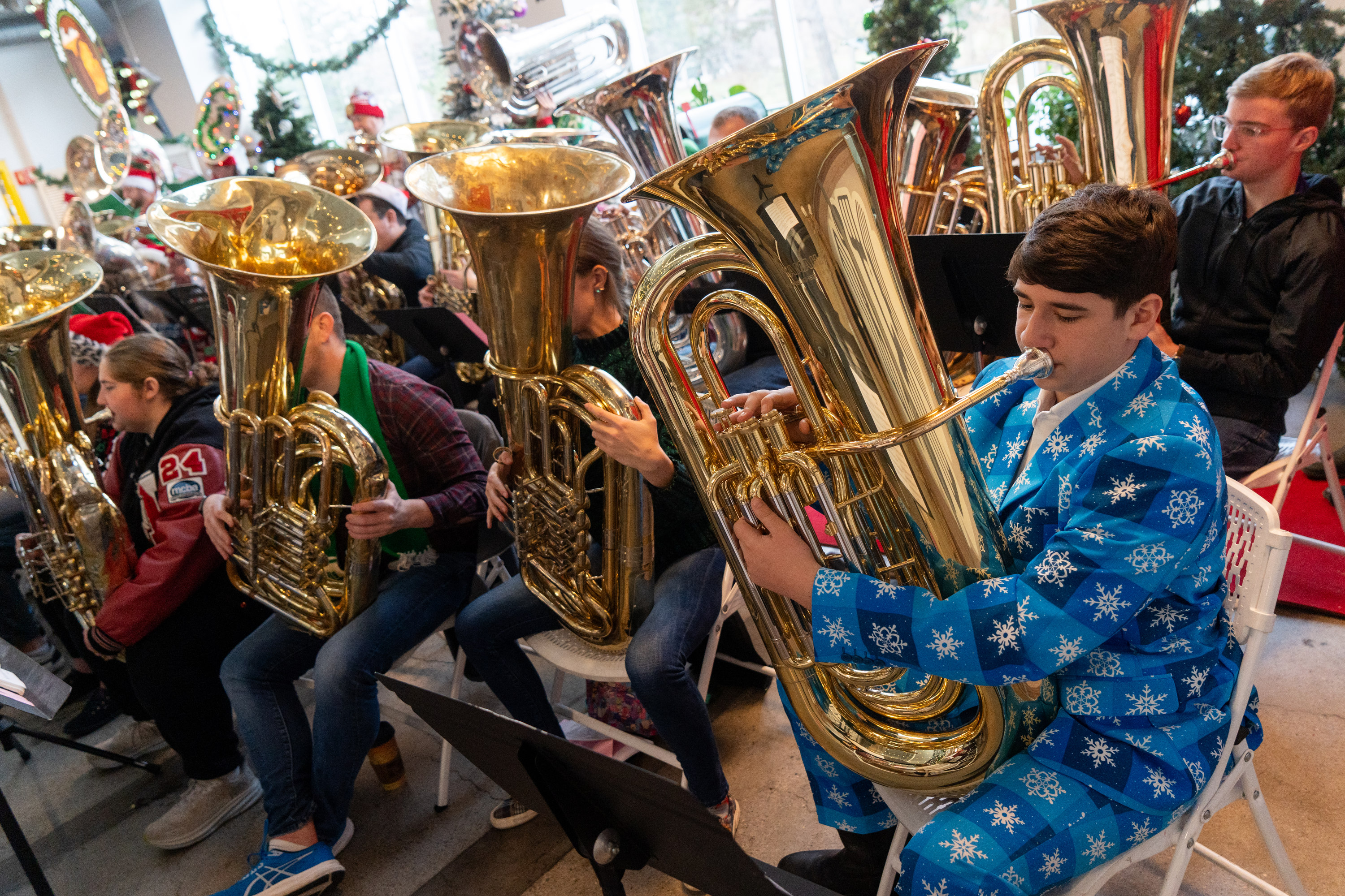 U-M Flint Music Department throws a ‘Tuba Christmas’ at Flint Farmers ...