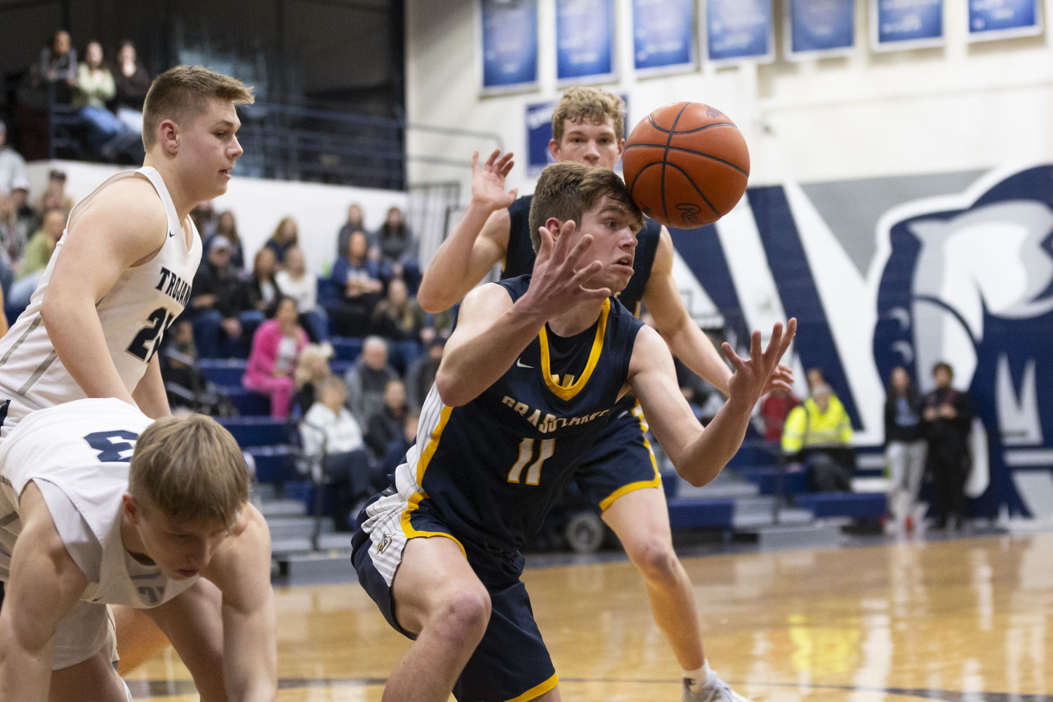 See photos as East Jackson defeats Grass Lake in a boys basketball game ...