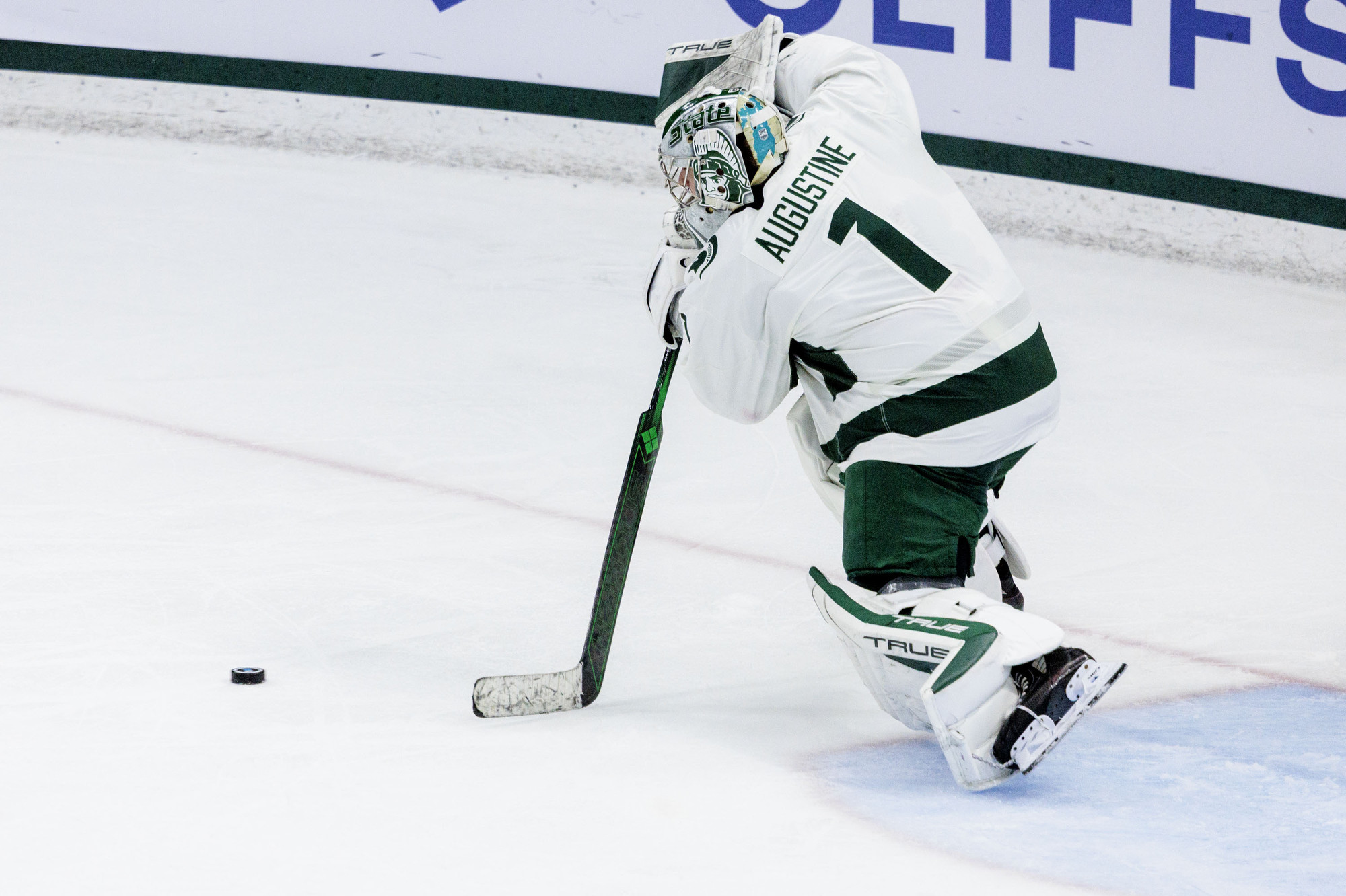 Michigan State hosts Notre Dame for Big Ten hockey tournament semifinal ...