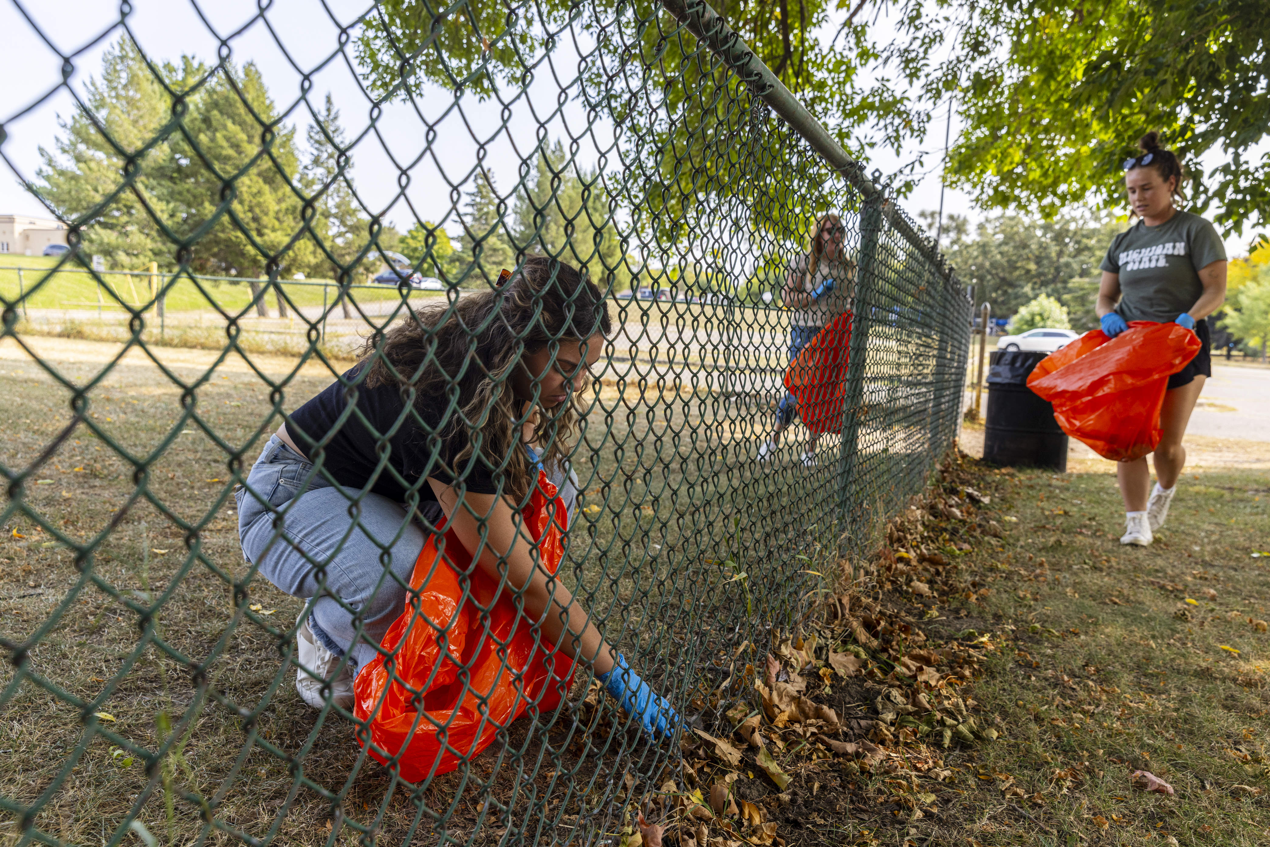 Volunteers collect thousands of pounds of trash during the mayors ...