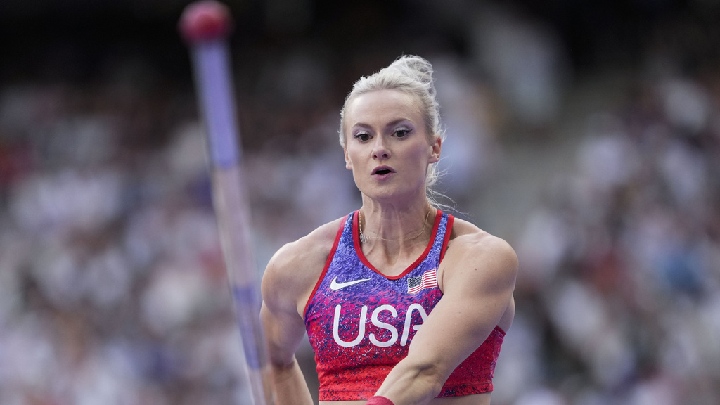 Katie Moon in the pole vault final at Paris Olympics 2024 - cleveland.com