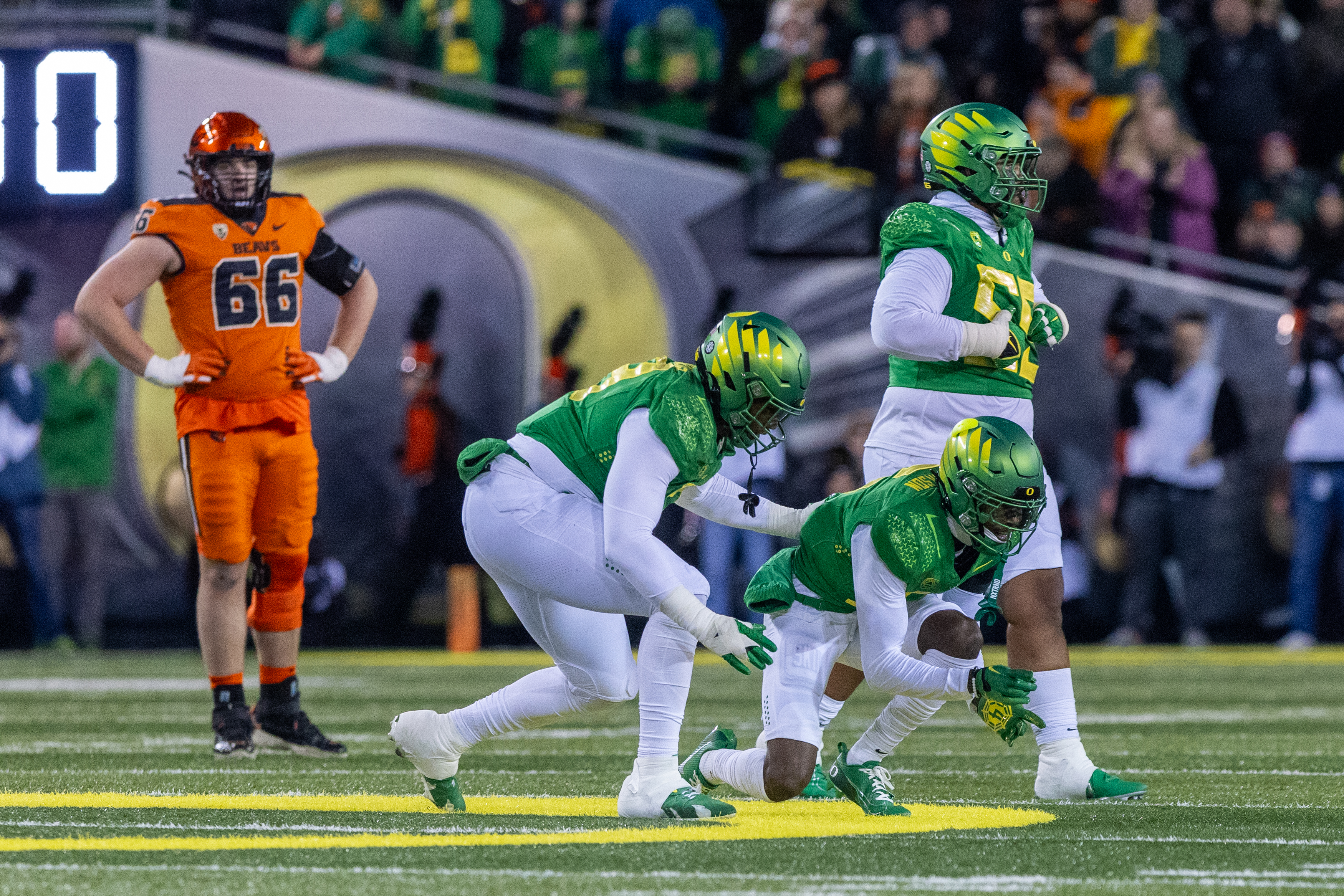 No. 6 Oregon Ducks vs. No. 16 Oregon State Beavers: Nov. 24, 2023 ...