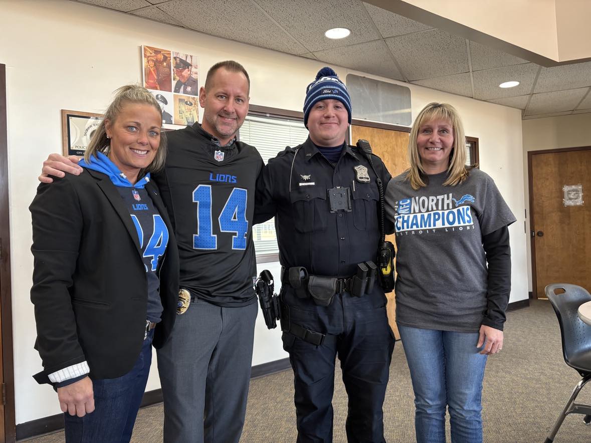 Saginaw police don Detroit Lions apparrel for playoff run - mlive.com