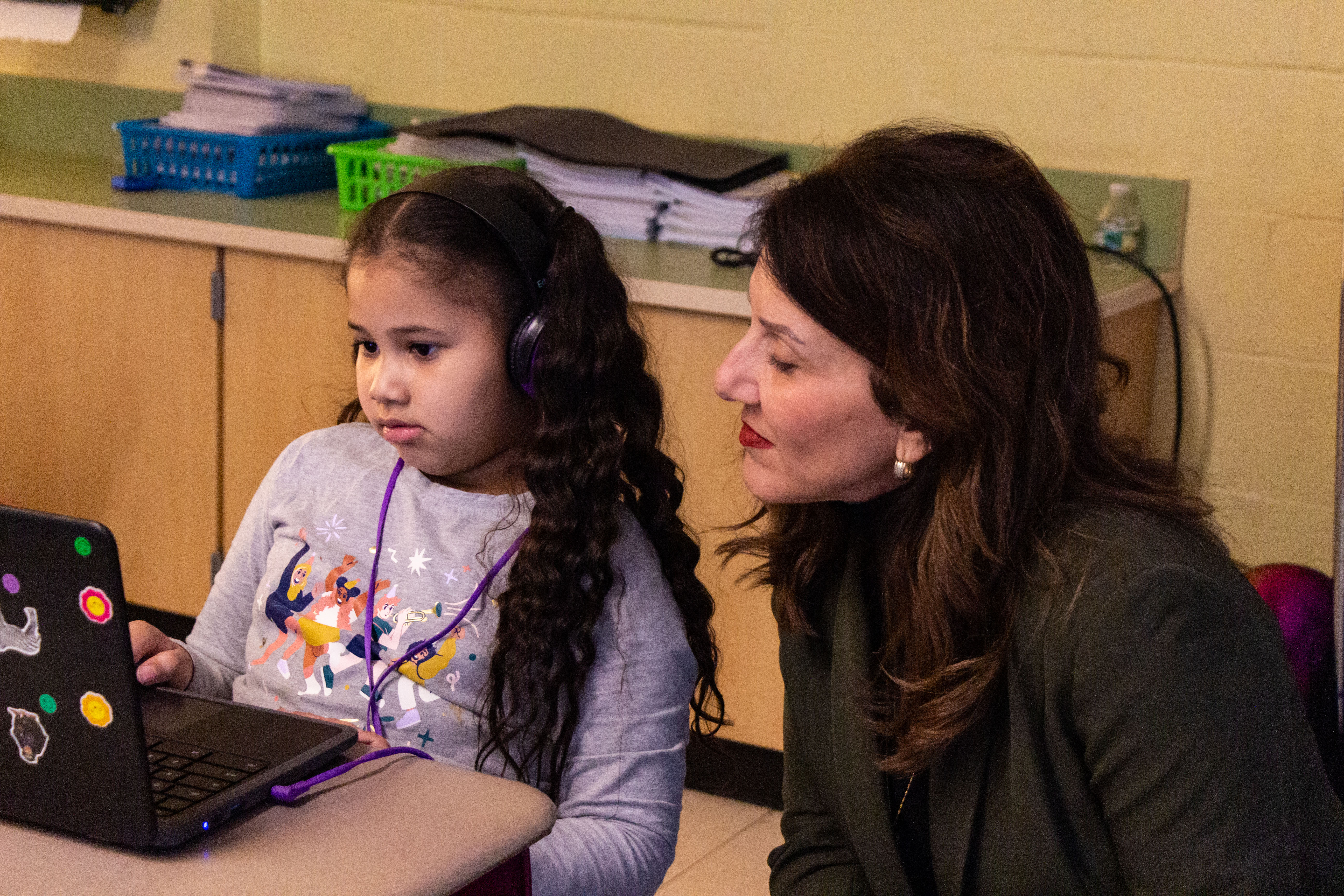 Superintendent Rachel Monárrez visits Clark Street Community School ...
