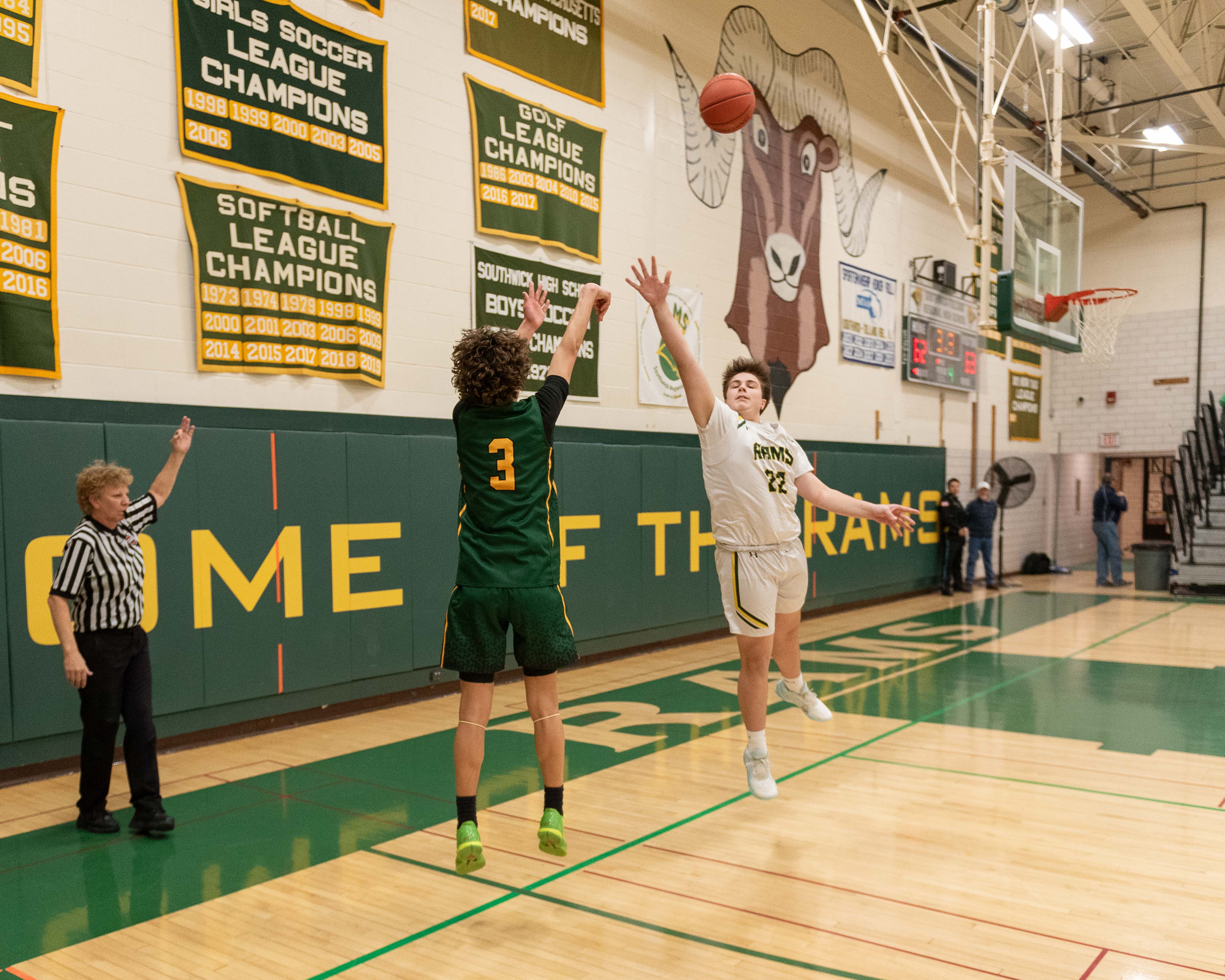 2-21-24 St. Mary's boys basketball at Southwick Regional - masslive.com