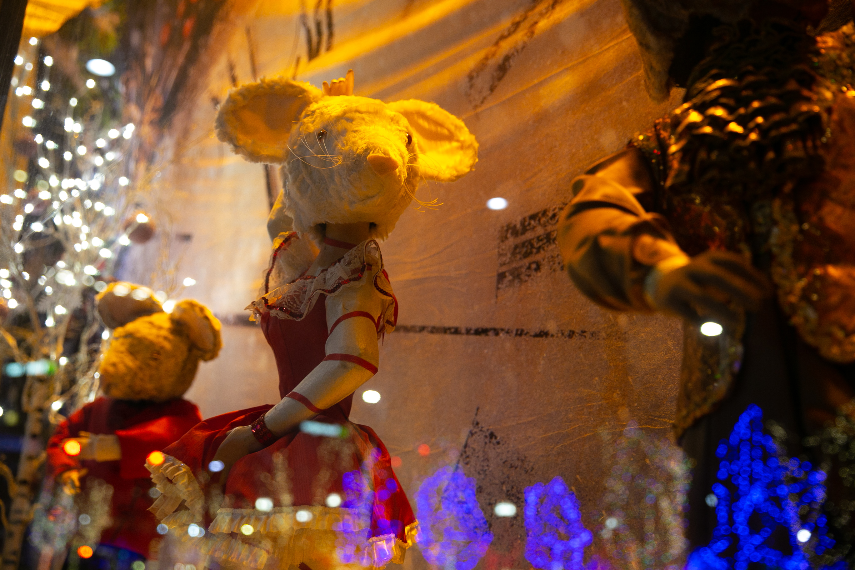 Historic Higbee windows showcase "The Nutcracker" at JACK Casino ...