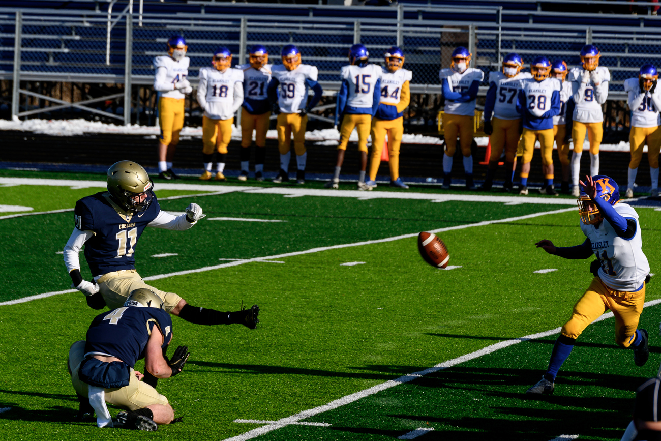 Chelsea vs. Flint Kearsley regional final football - mlive.com