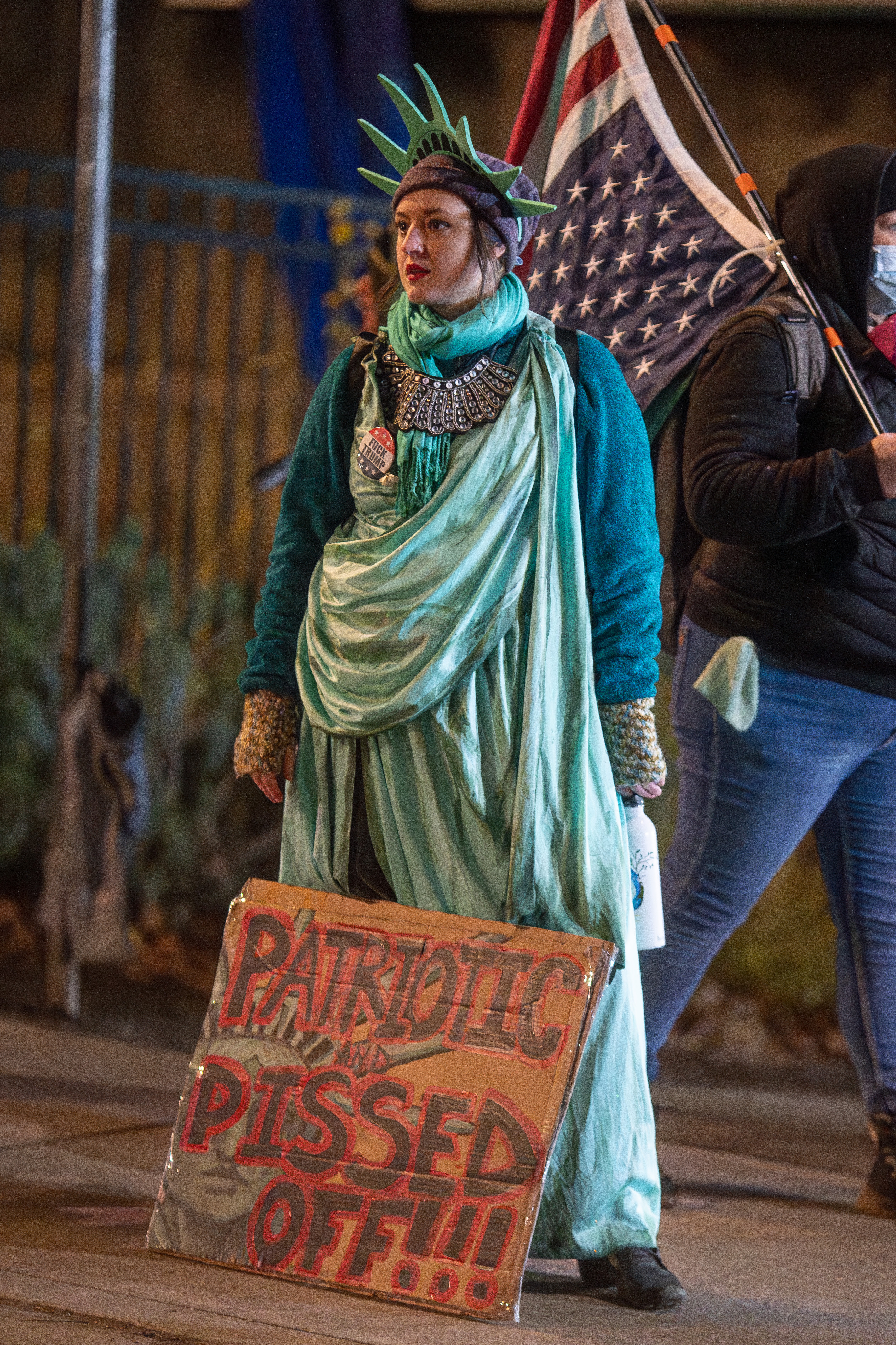 Frog Brigade closes day of protests at ICE building - oregonlive.com