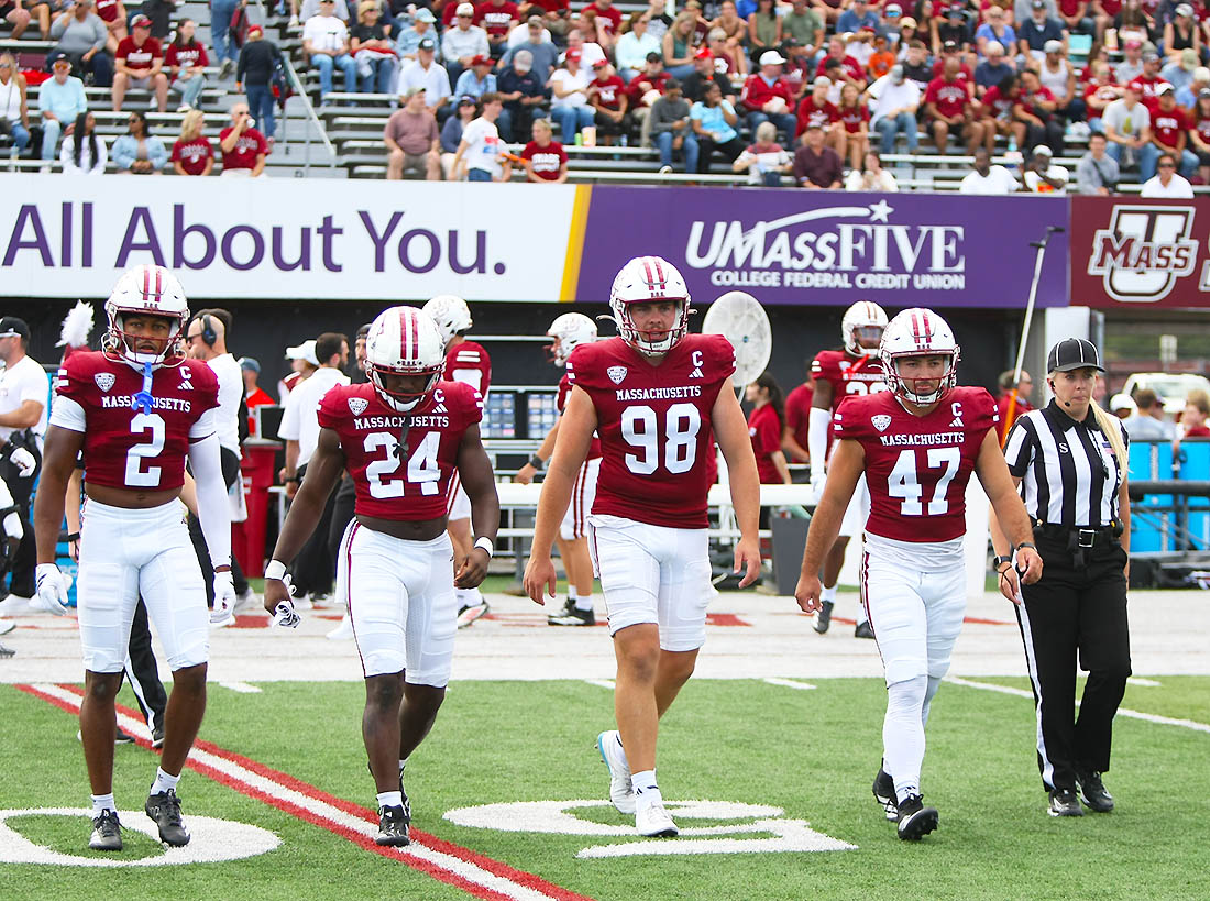 UMass Men's Football vs Temple 8/30/25 - masslive.com