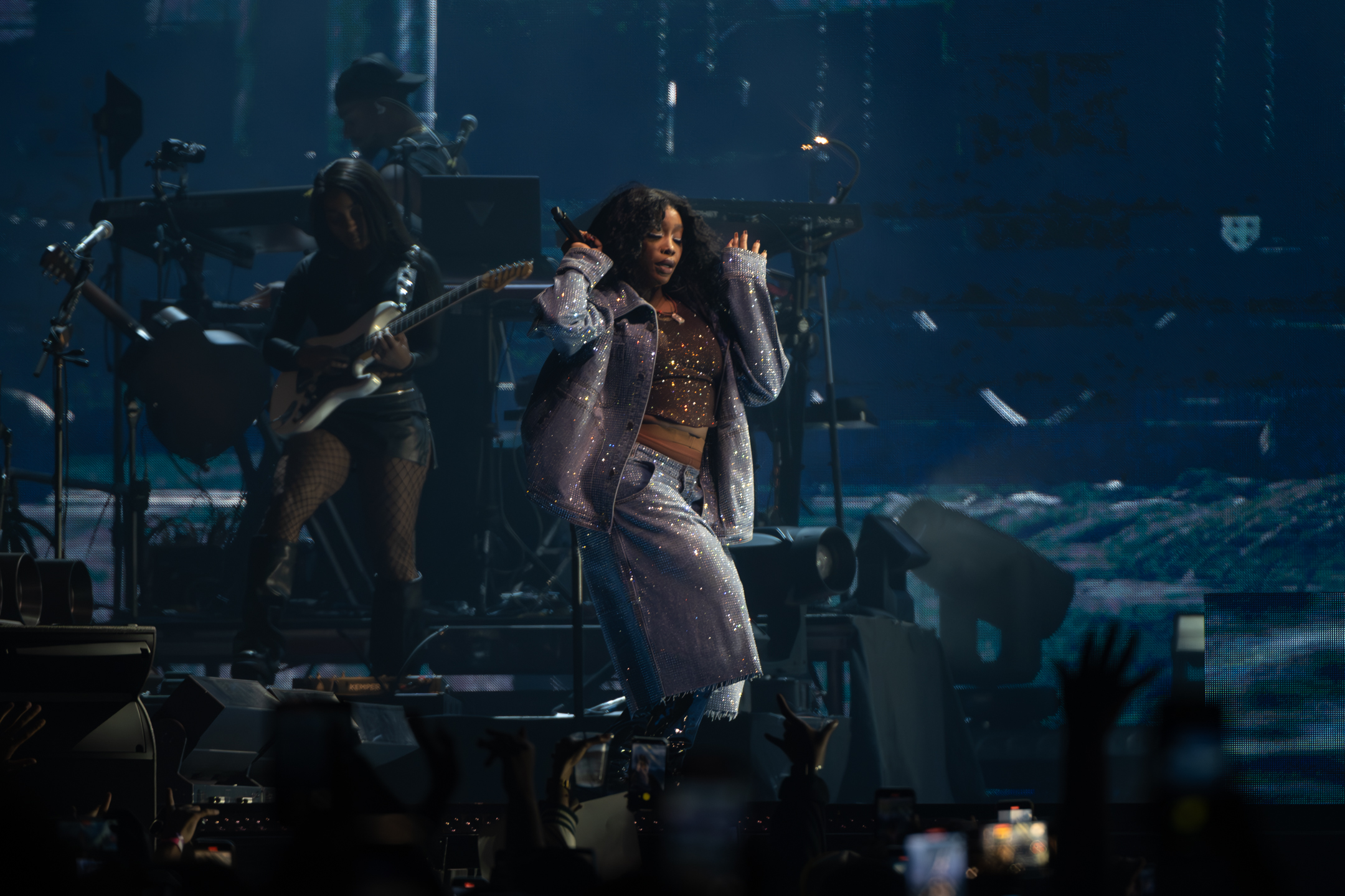 SZA performs at the Prudential Center - nj.com
