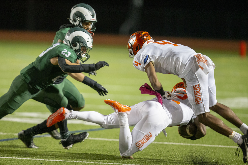 Central York defeats Central Dauphin 42-15 in D3 football playoffs ...