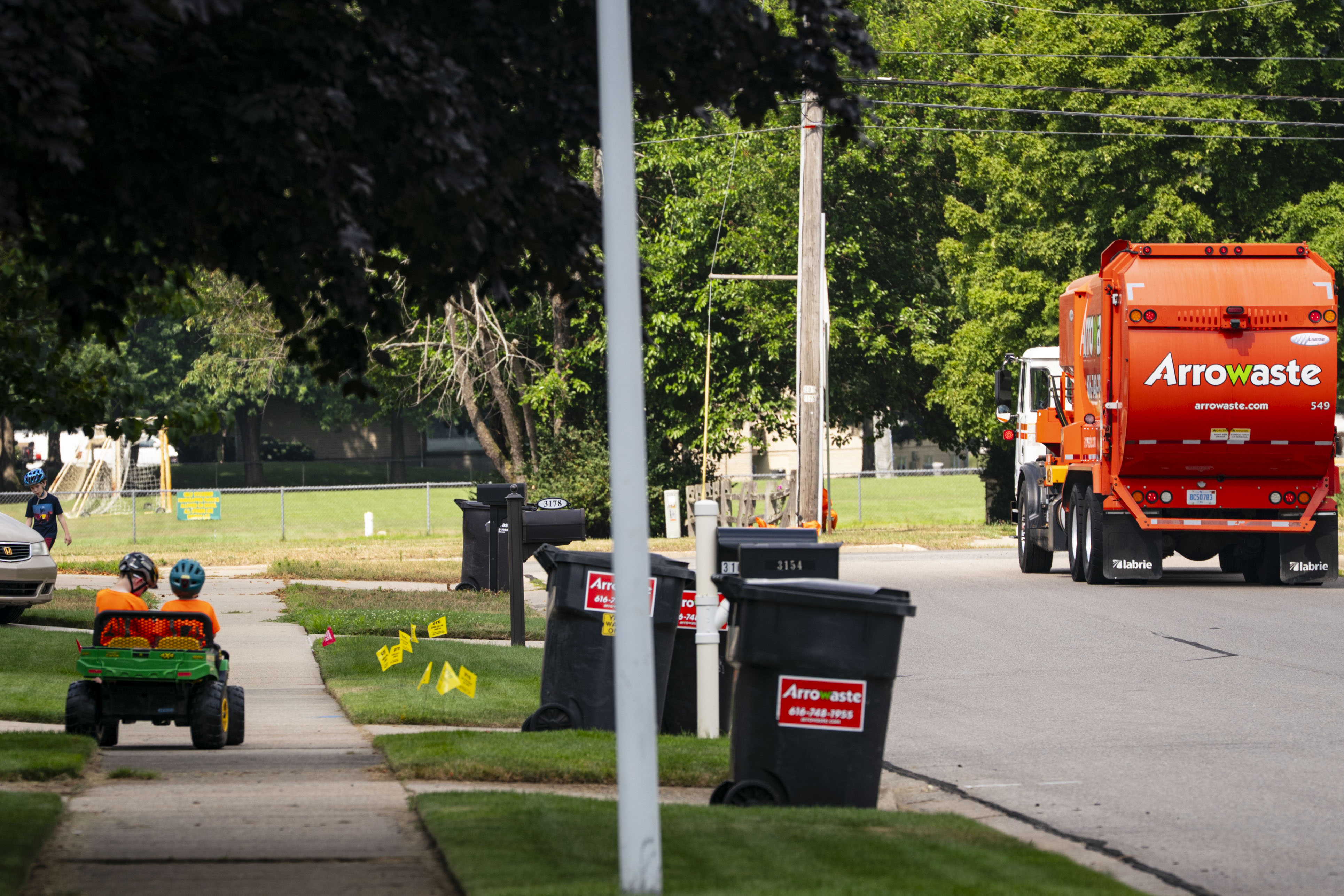 Grandville neighborhood yard waste pick-up becomes weekly celebration ...