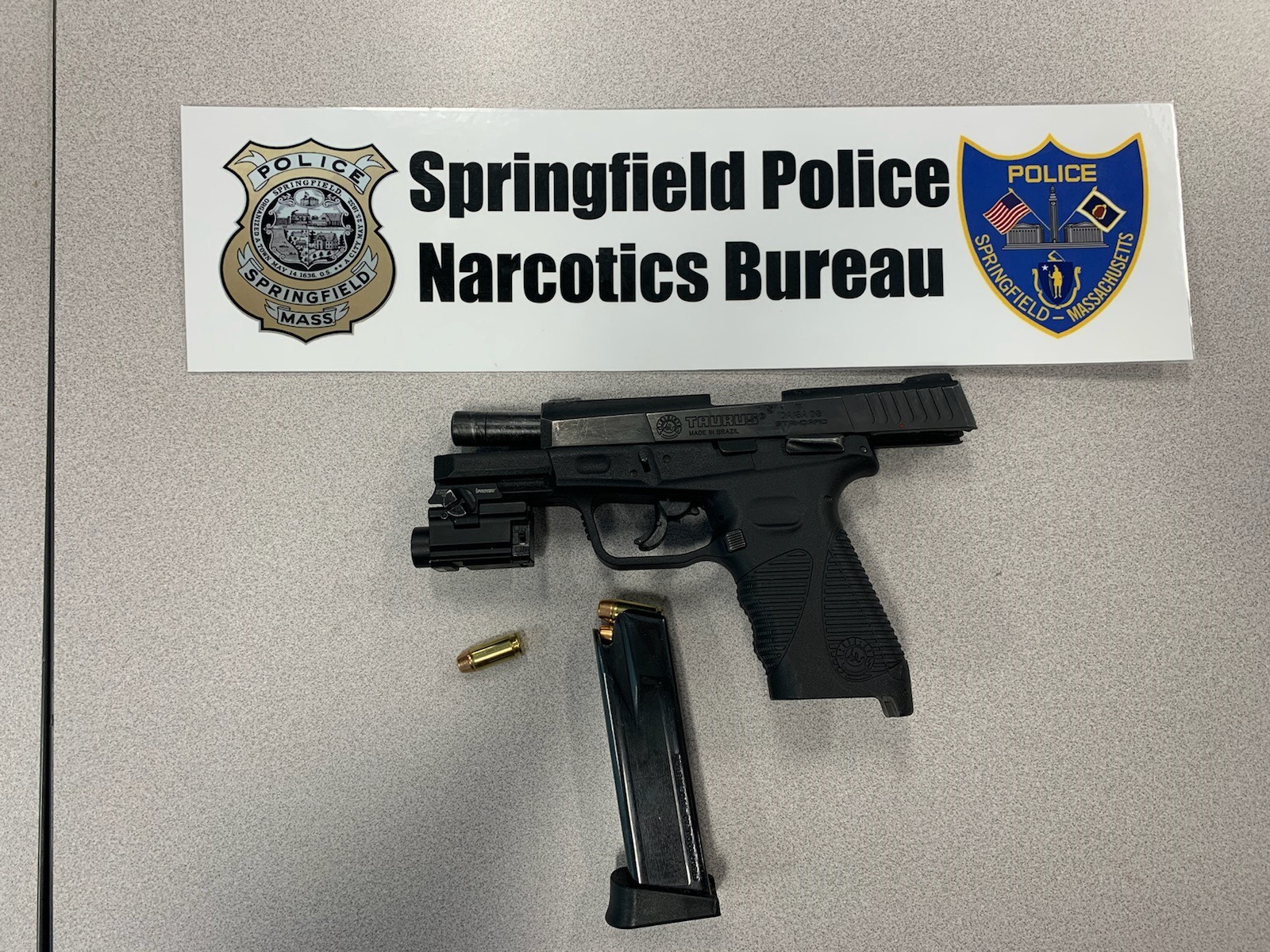 Springfield police arrest 2 on gun charges - masslive.com