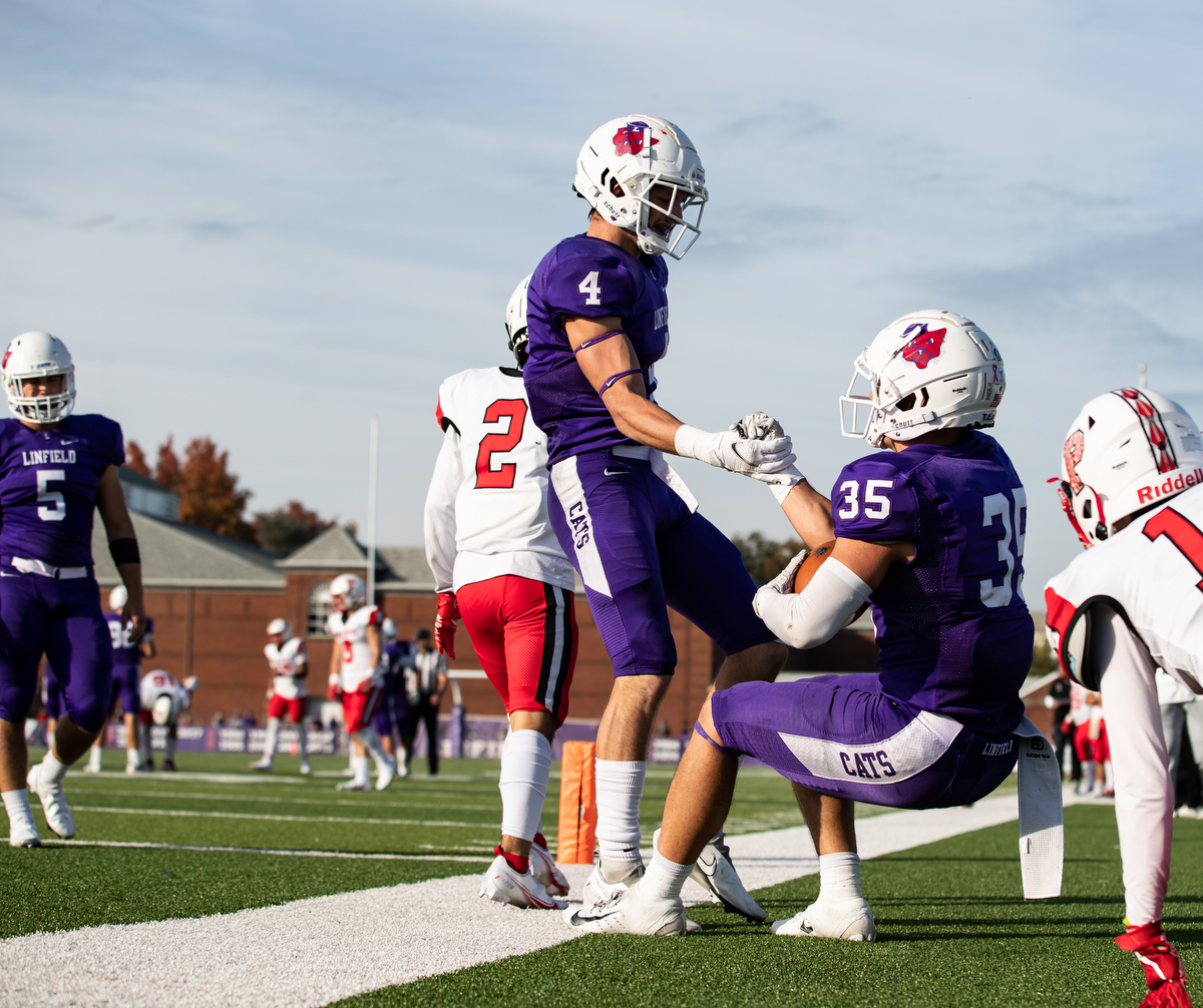 Linfield beats Pacific, extends consecutive winning seasons streak to ...