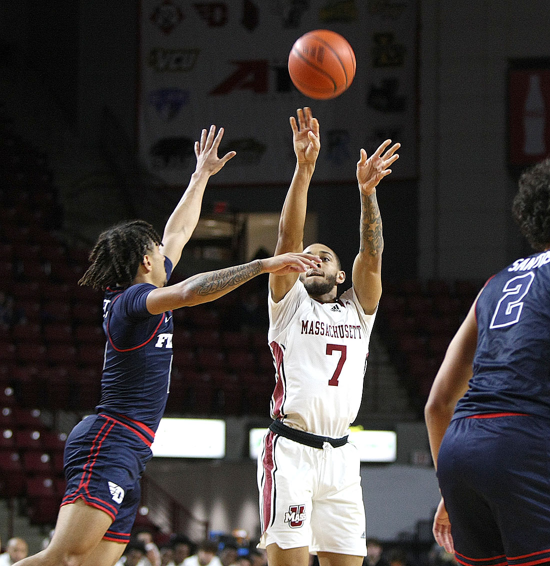 UMass Men's Basketball vs Dayton 1/8/25 - masslive.com
