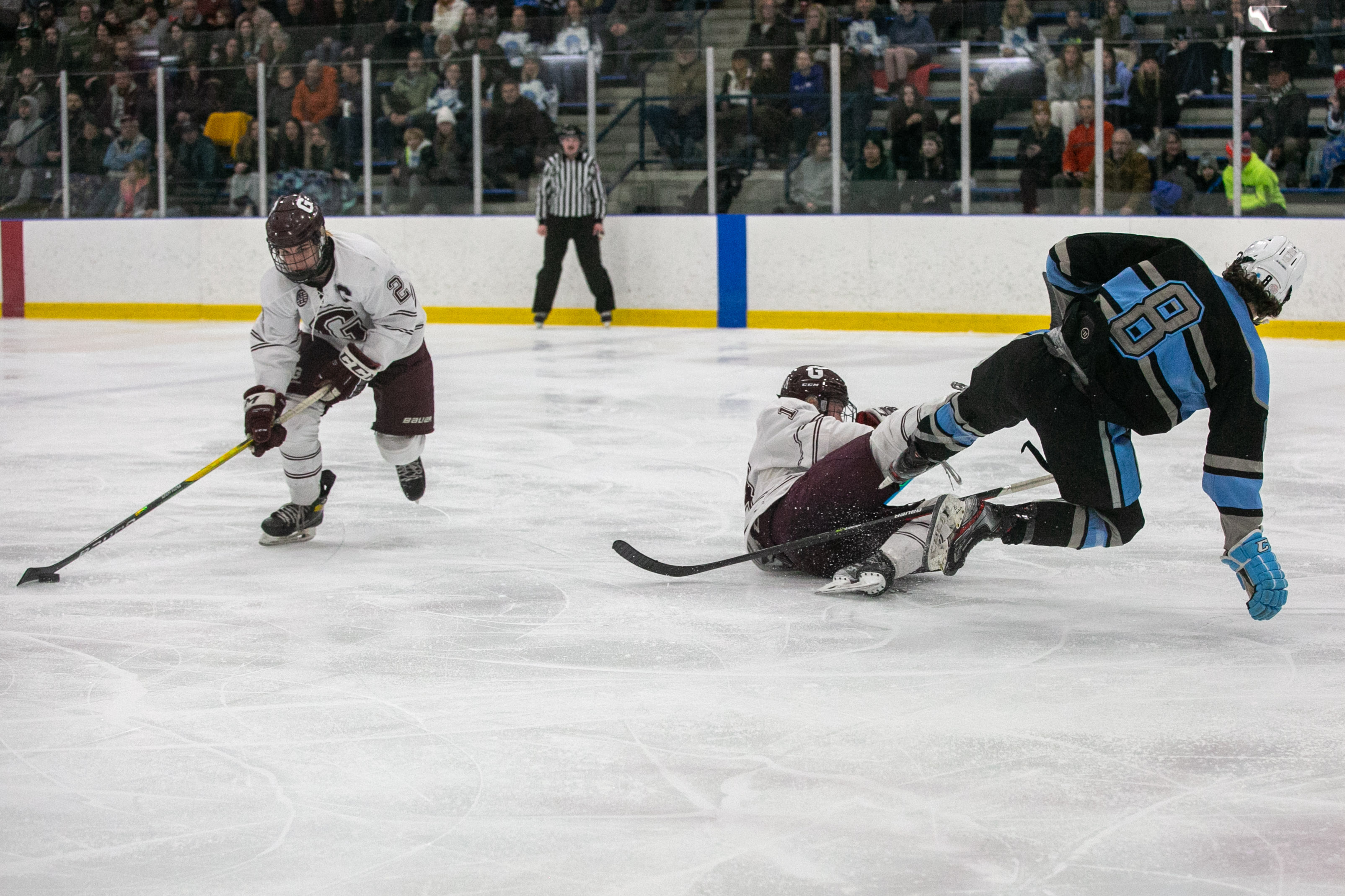 Grandville battles Grand Rapids Christian in hockey and advance to ...