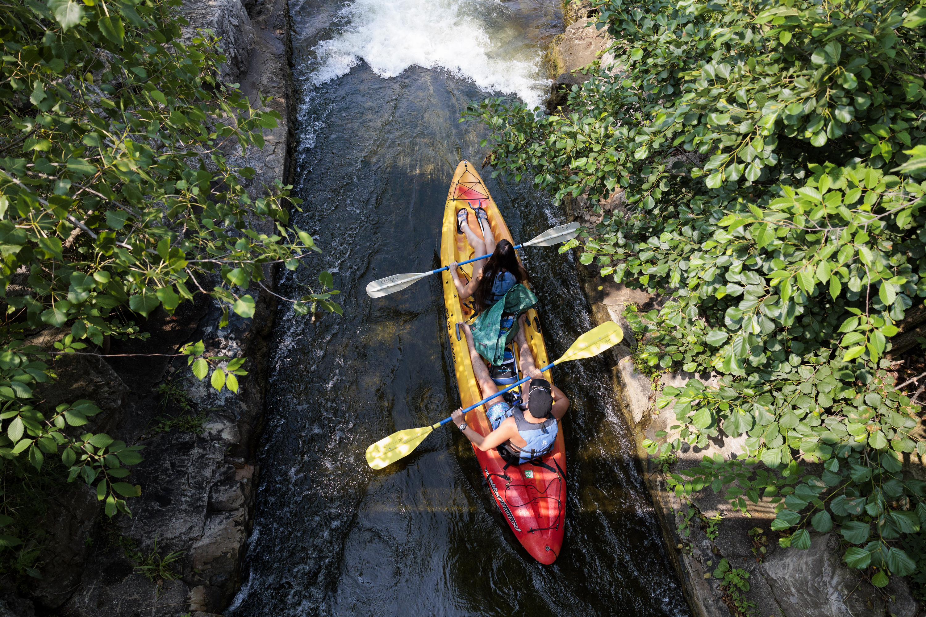 Volunteers Kayak To Clear Trash From The Huron River 4340