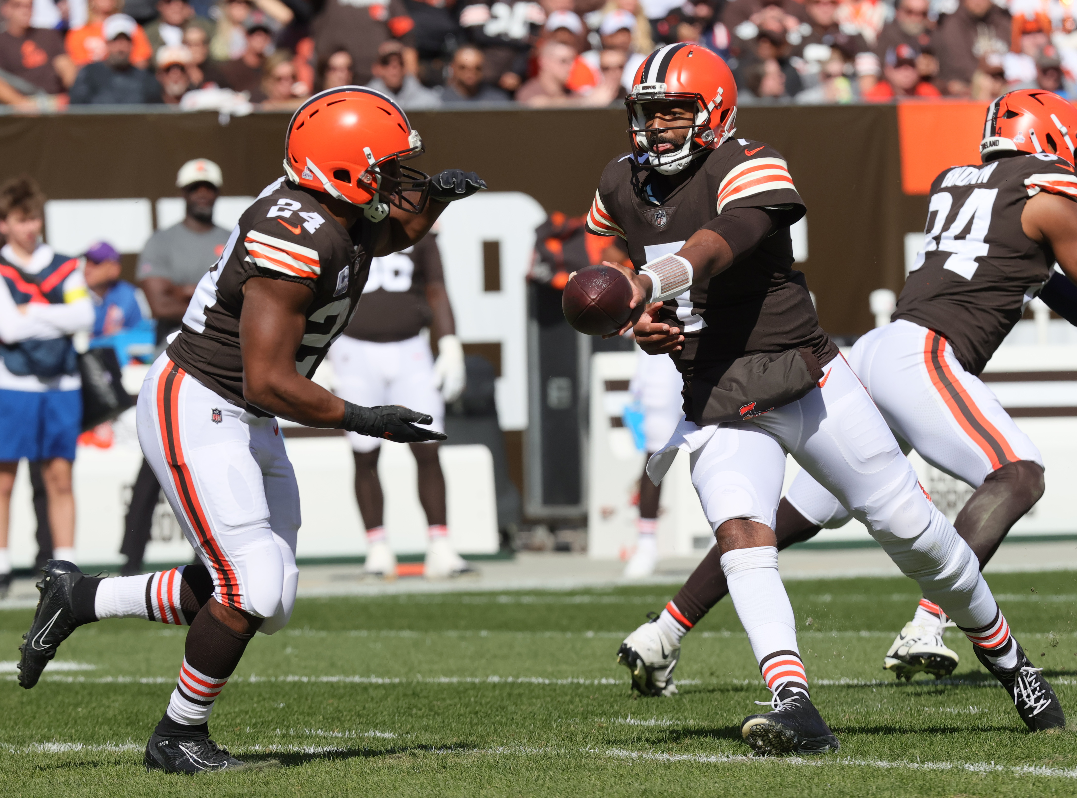 Cleveland Browns quarterback Jacoby Brissett vs. New England Patriots, October 16, 2022 ...