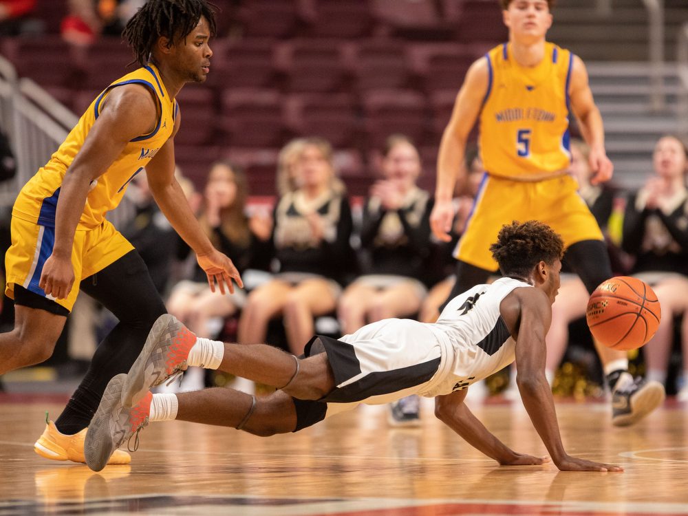 Middletown meets Berks Catholic in the 2022 D3 Title basketball game ...
