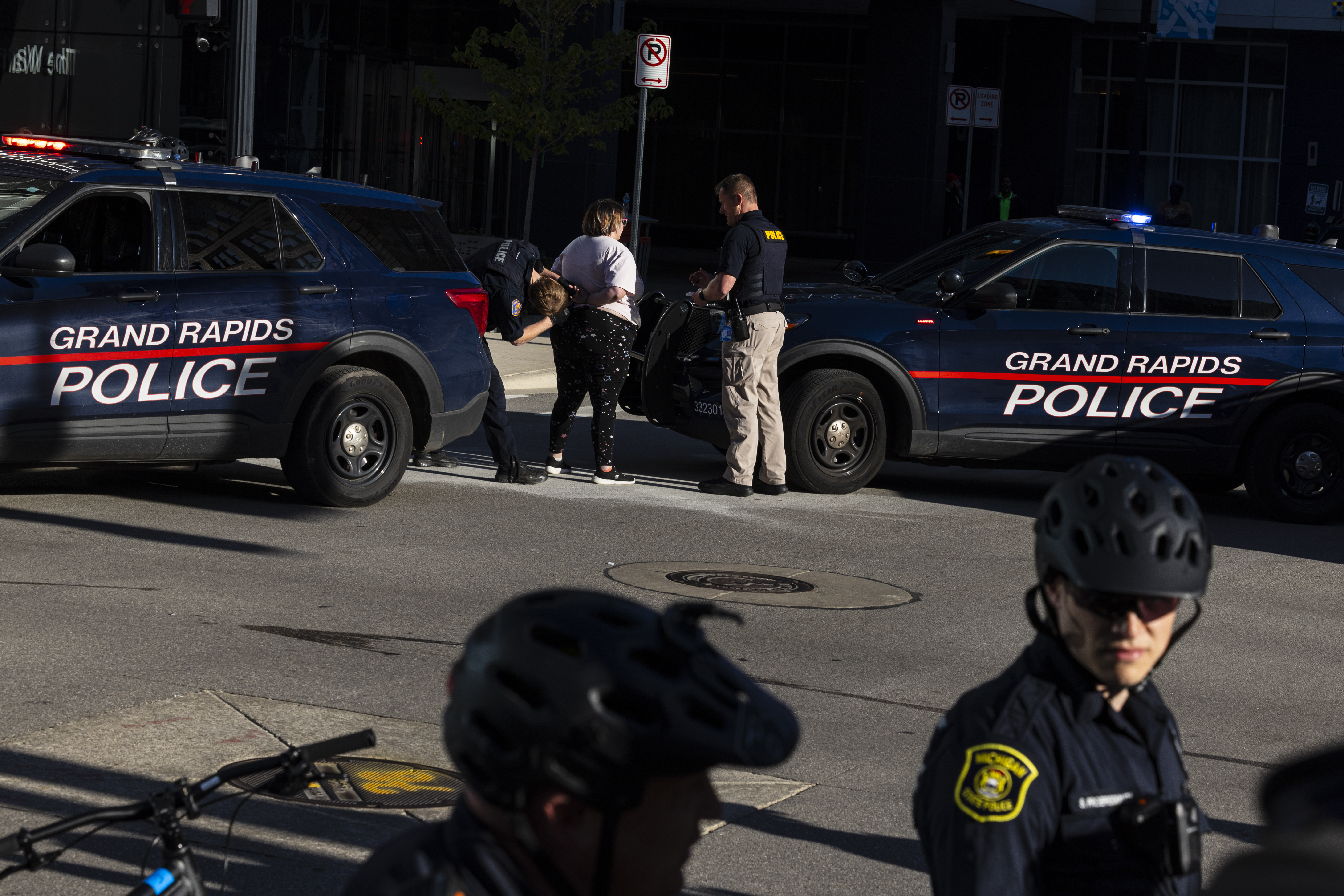 Protesters march in Grand Rapids after mistrial declared in Christopher ...