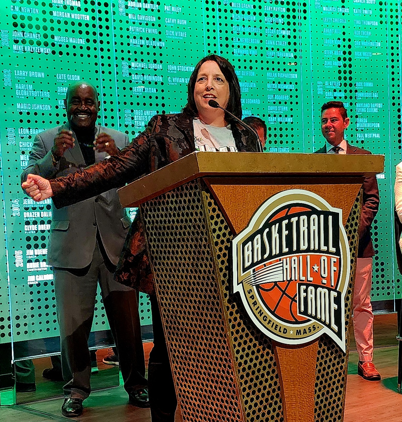 Naismith Basketball Hall of Fame opens bank vault of Boston Celtics ...