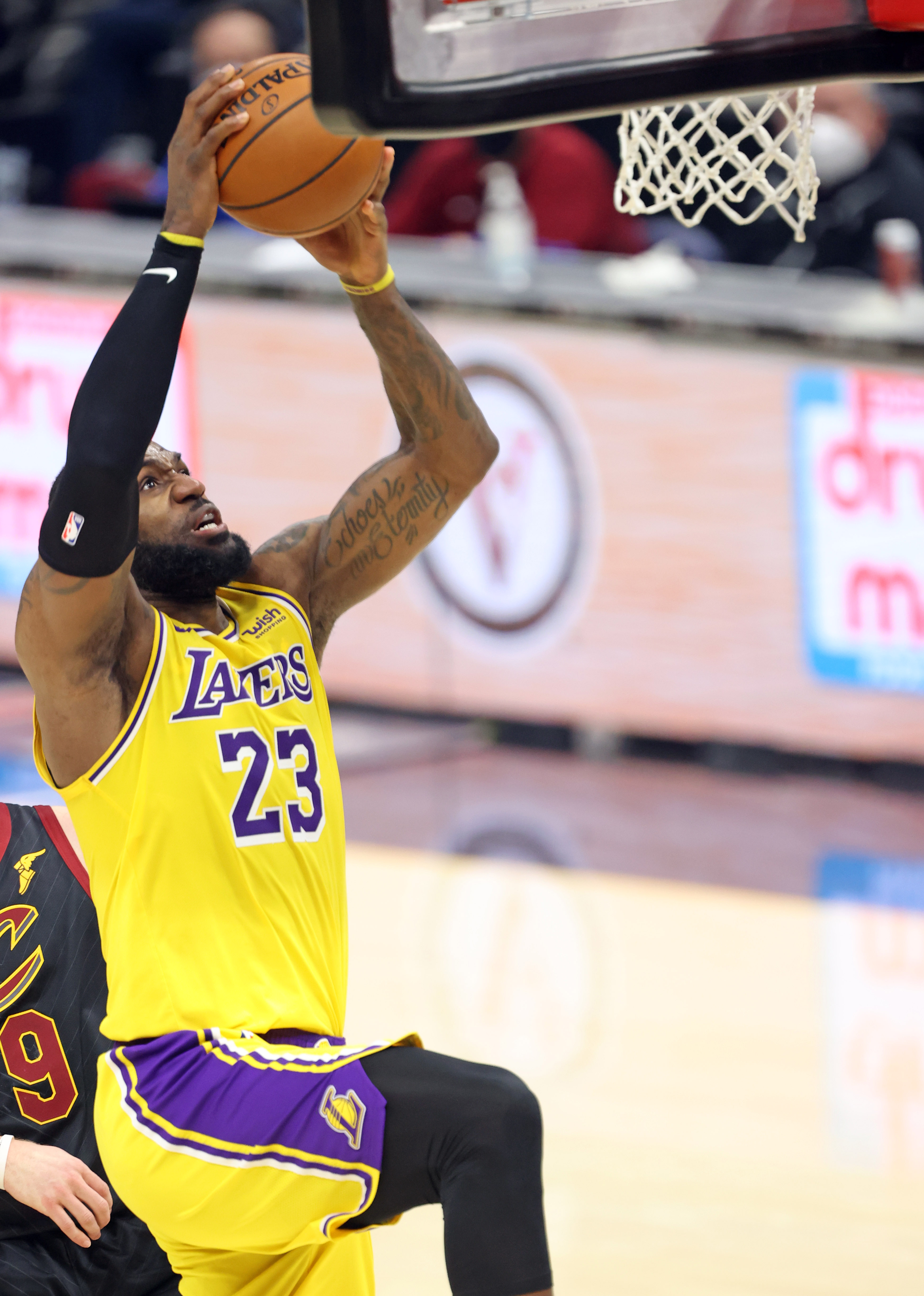 Los Angeles Lakers LeBron James vs. Cleveland Cavaliers, January 25 ...
