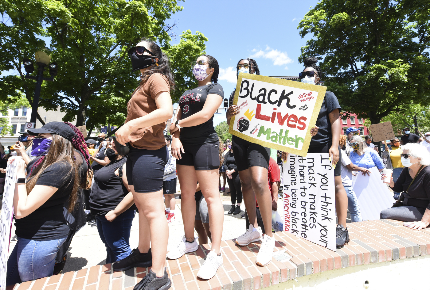 Peaceful protest held in Easton - lehighvalleylive.com