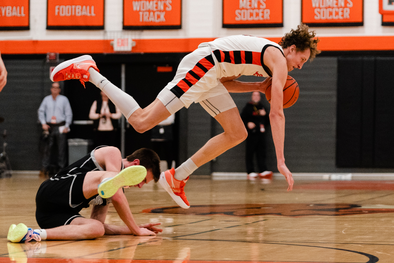Boys basketball: Mountainside Mavericks vs. Beaverton Beavers ...