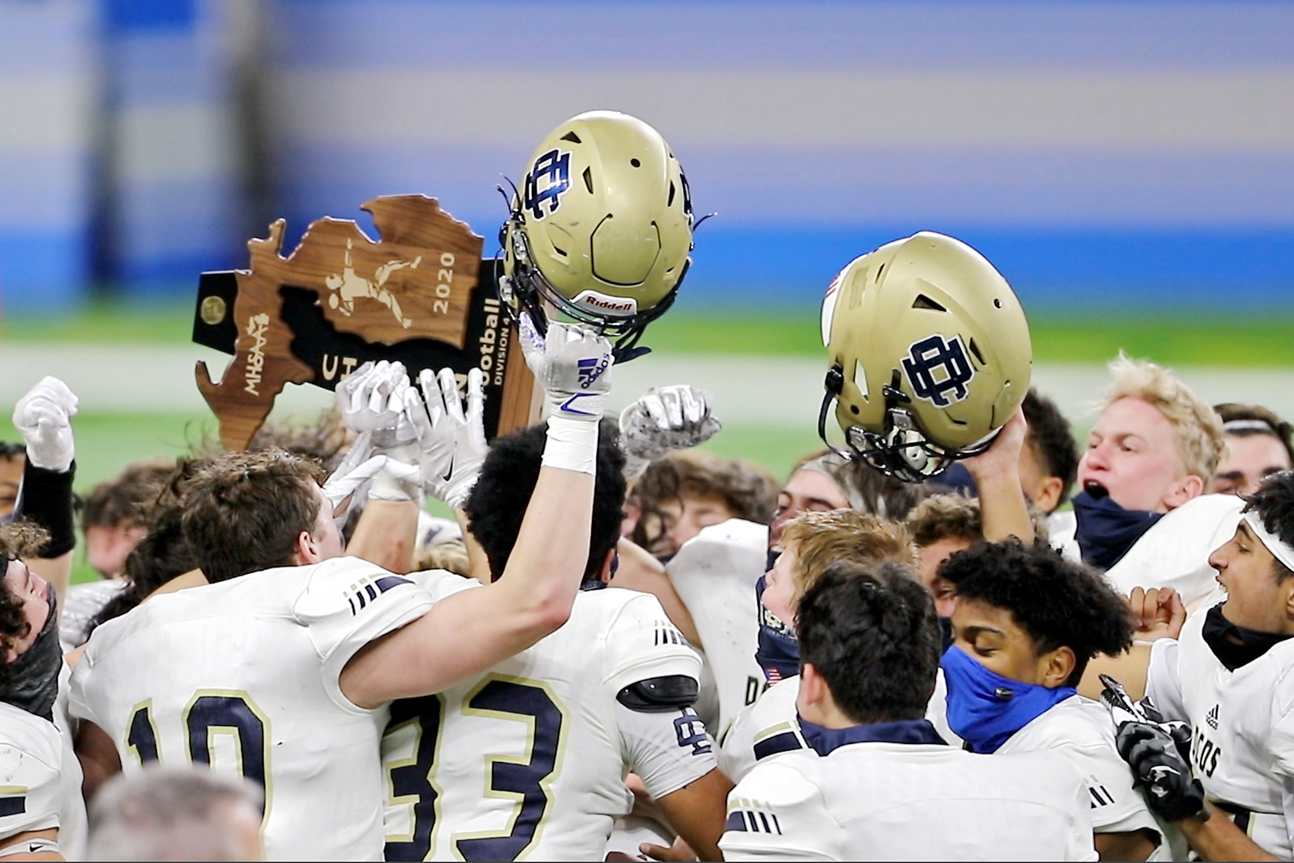 Detroit Country Day vs. Cadillac in MHSAA Division 4 high school ...